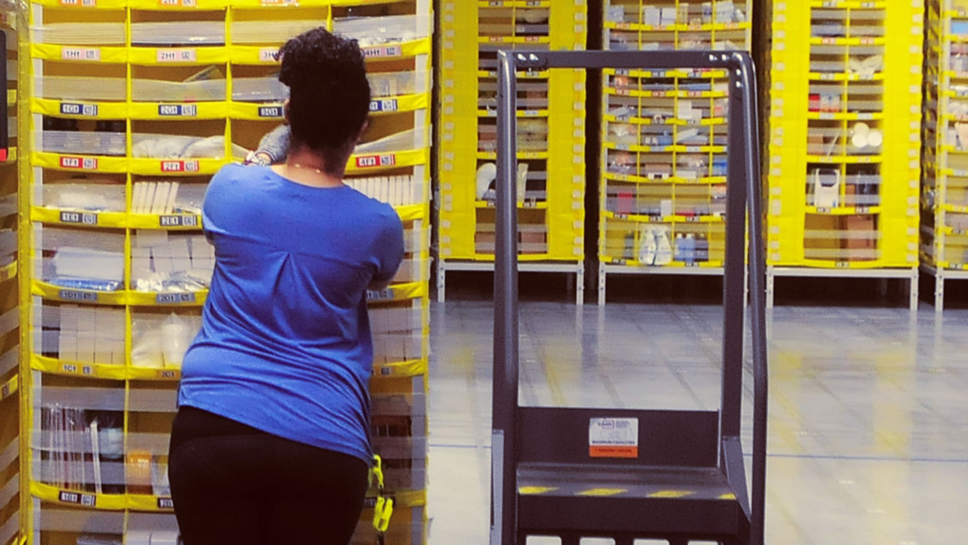 Amazon warehouse injuries spark workers' rights petition as the holiday ...