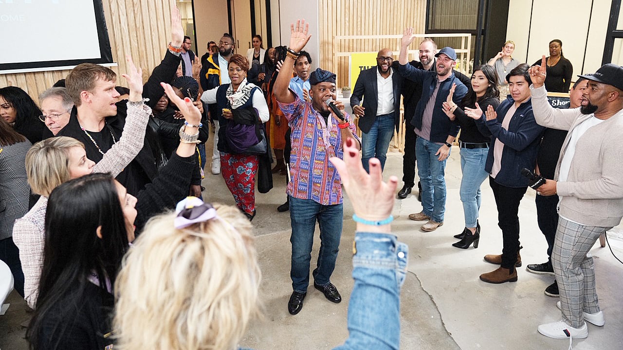 This bank for immigrants helps newcomers to the U.S. navigate the ...