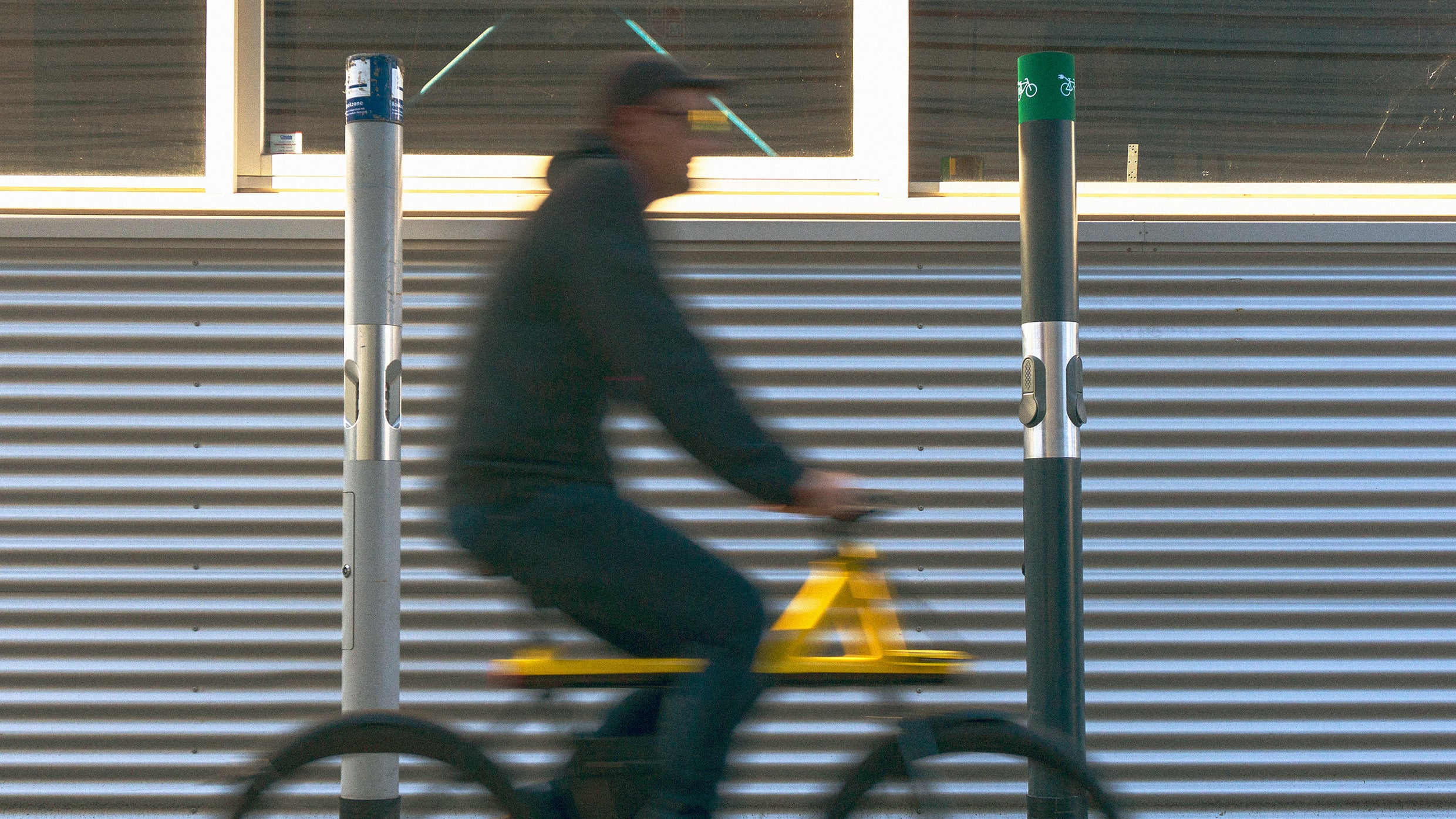 The Netherlands is transforming old ashtrays into bike charging ...