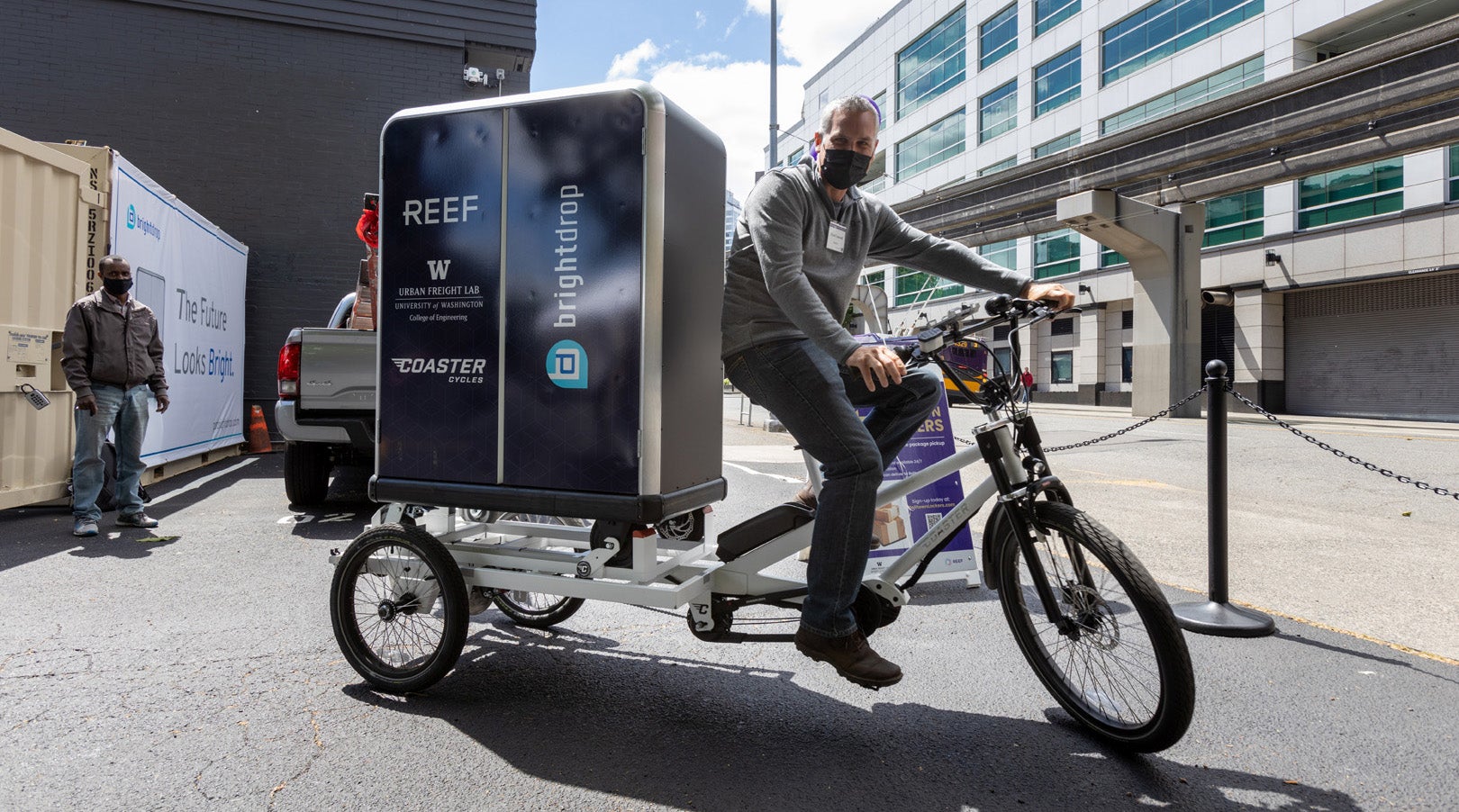 Seattle's new zero-emissions delivery hub is an experiment in slashing ...