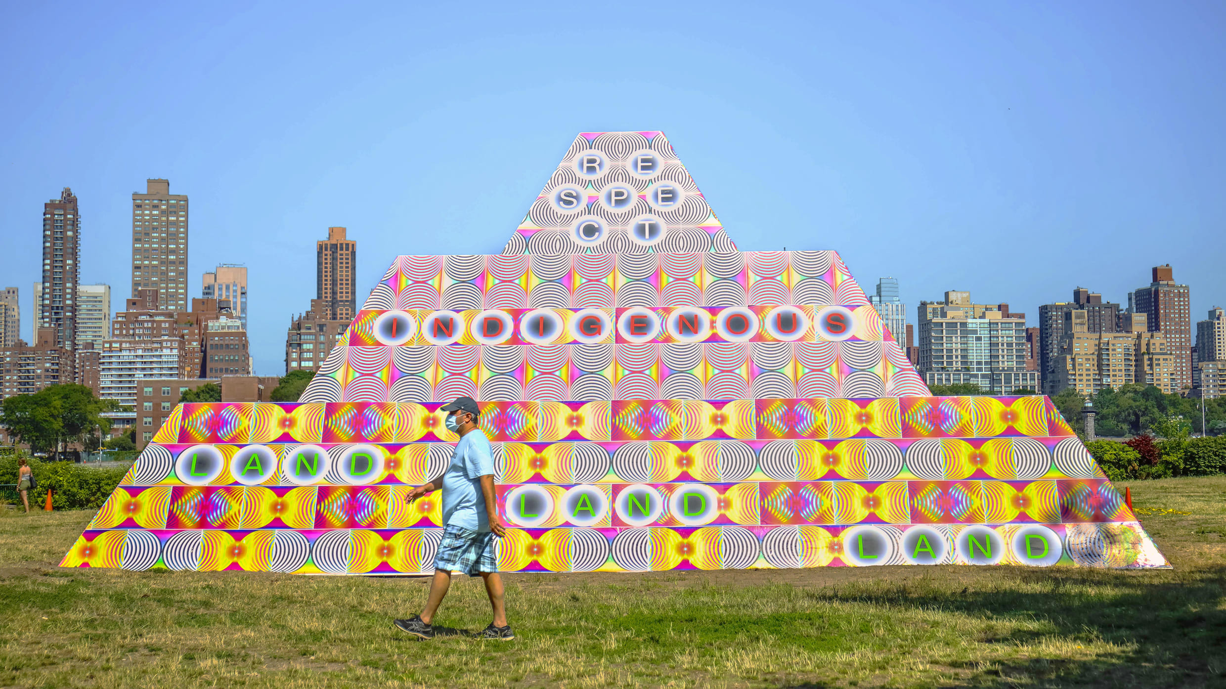 'The invention of a new America': Traditional monuments get a dramatic ...