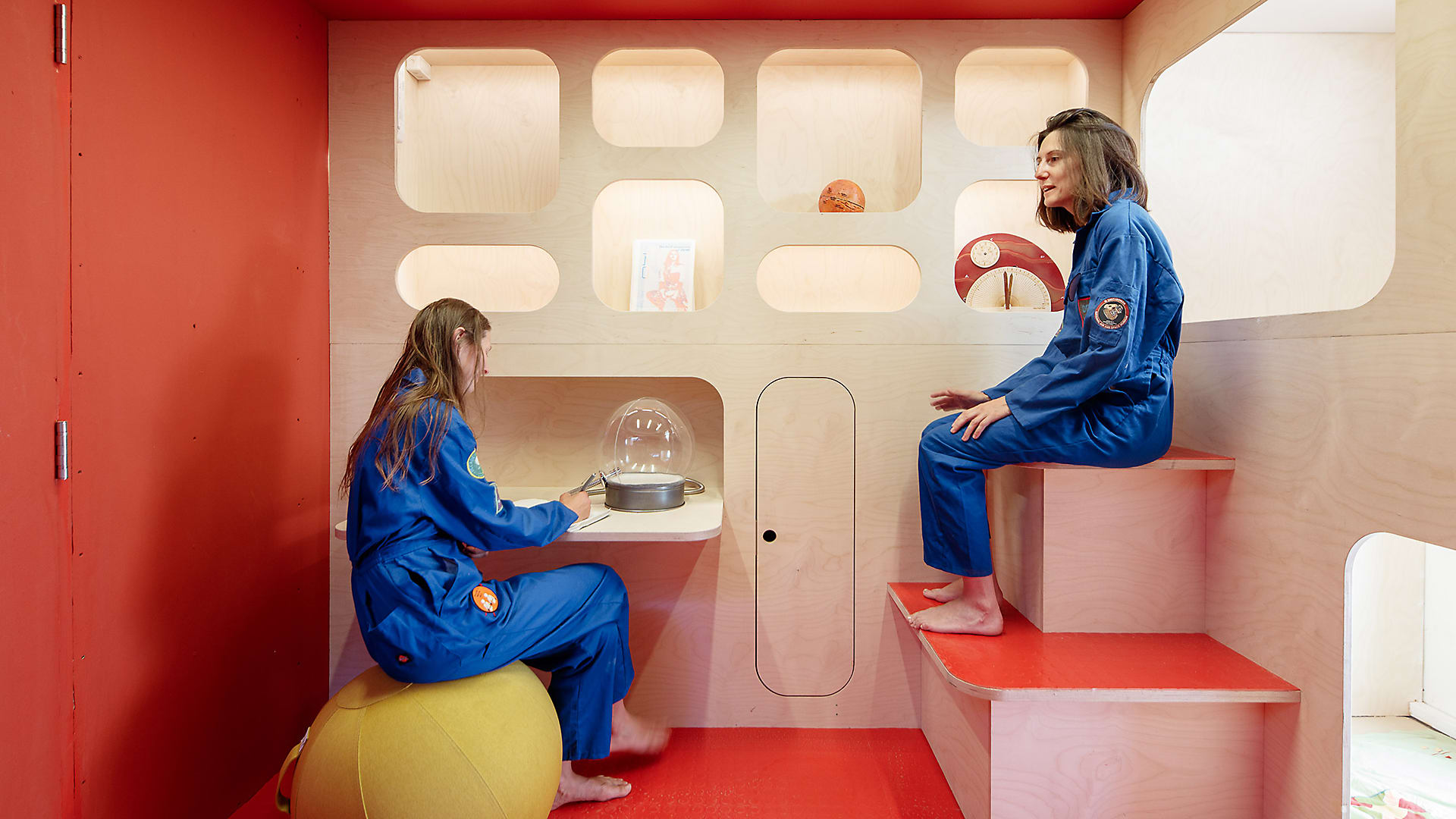 This house is designed for life on Mars (but it's in England) - Fast ...