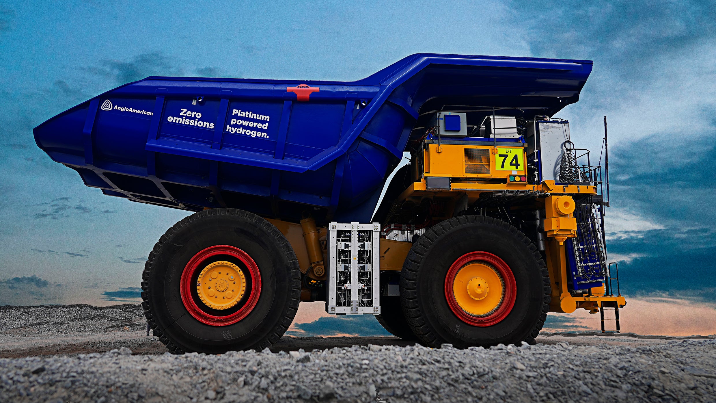 The world’s largest zero-emissions truck is more than 2 stories tall