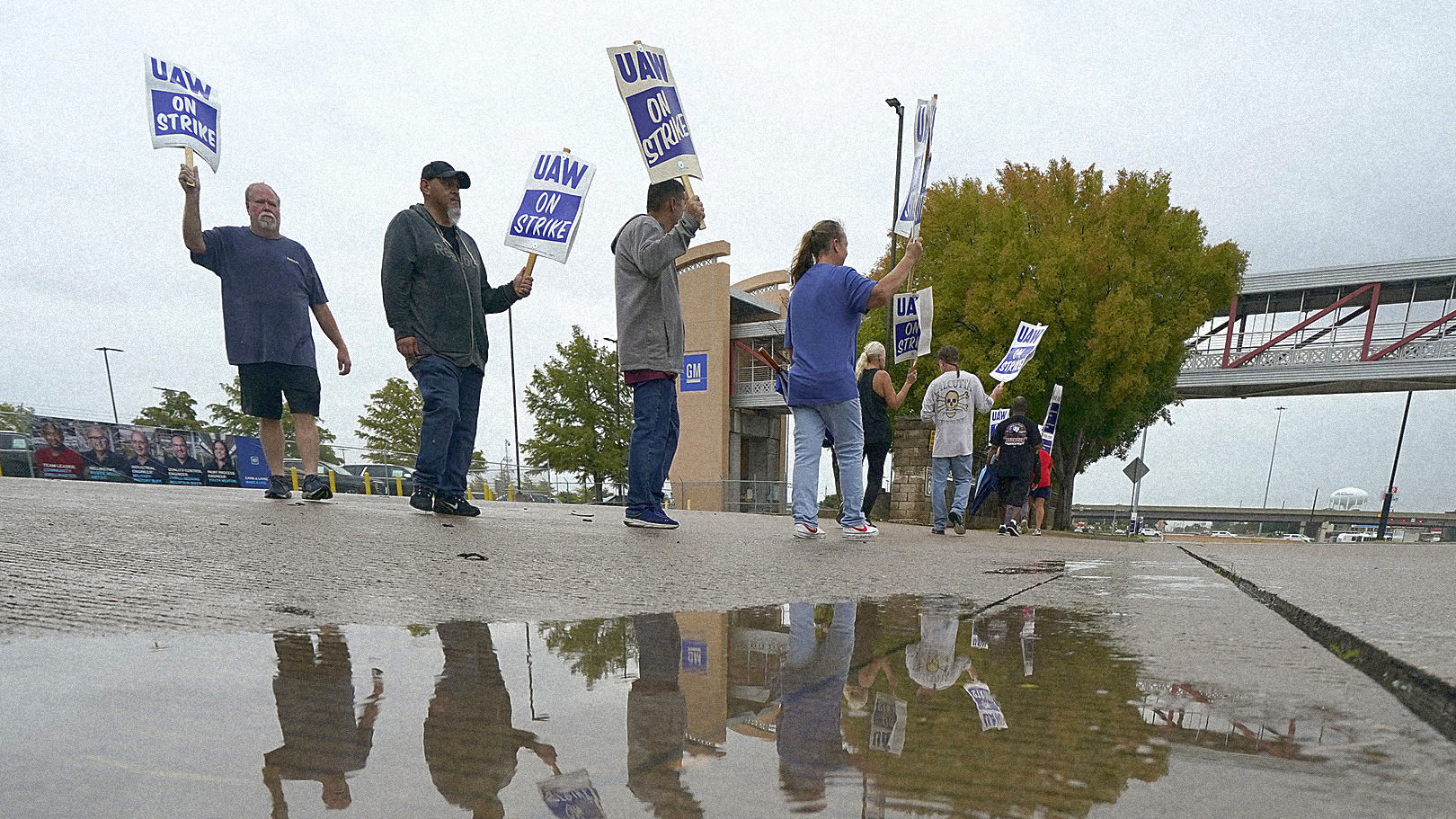 The UAW has reached a tentative agreement with Ford, with a 25% raise