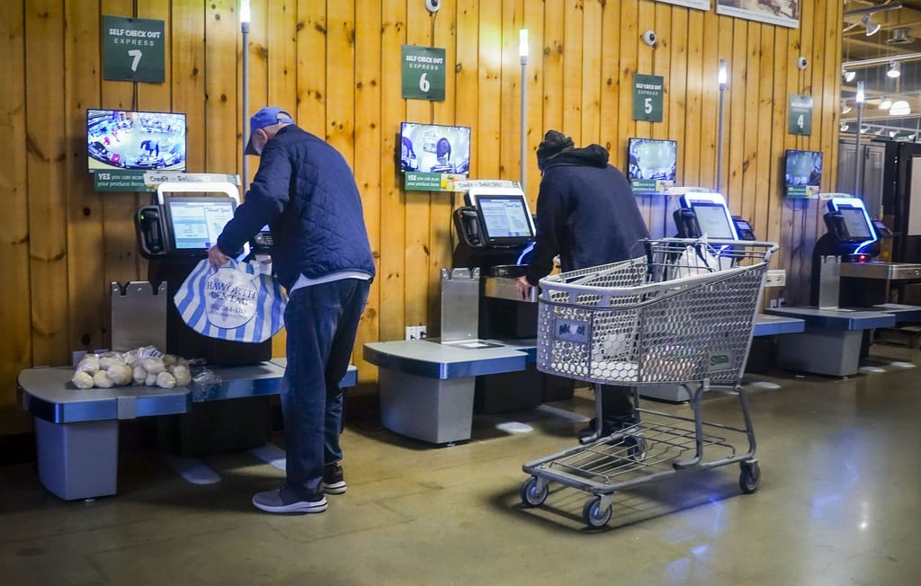 Self-checkout theft and labor shortages hurting retailers