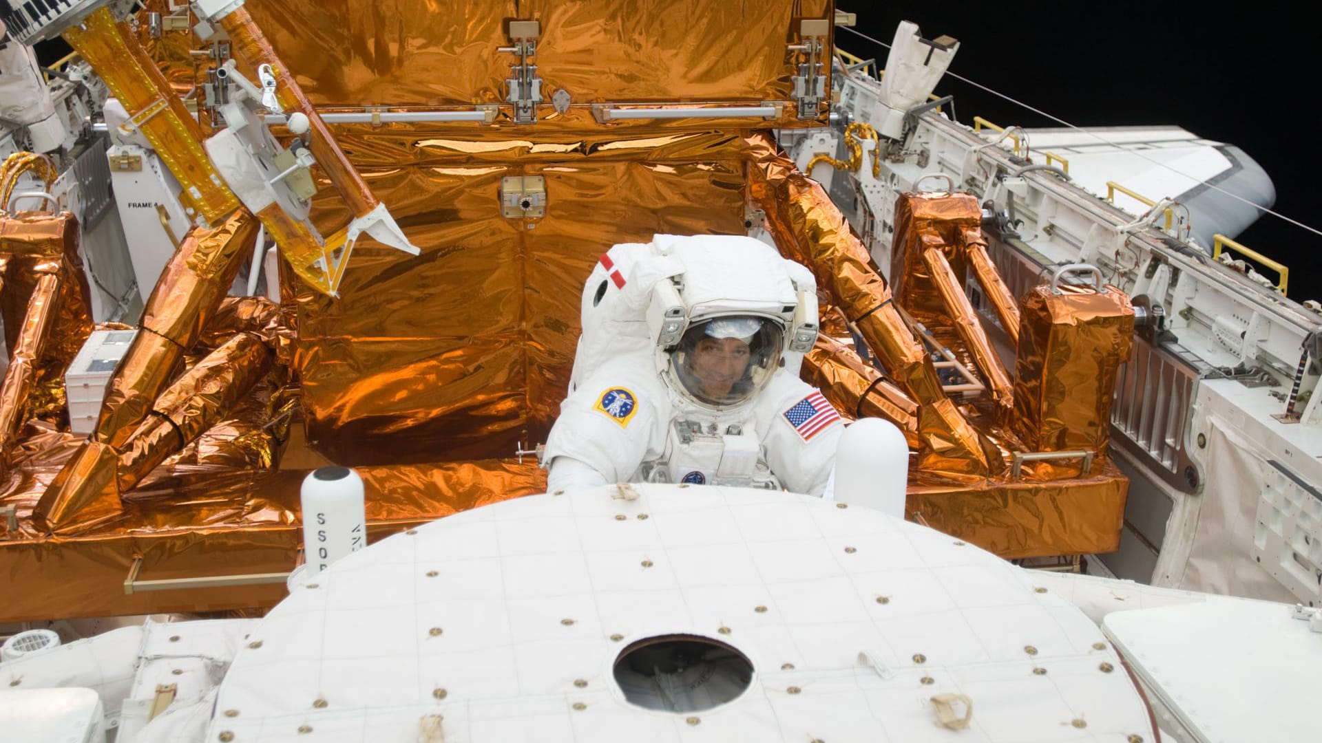 How to lead a team, according to a NASA astronaut