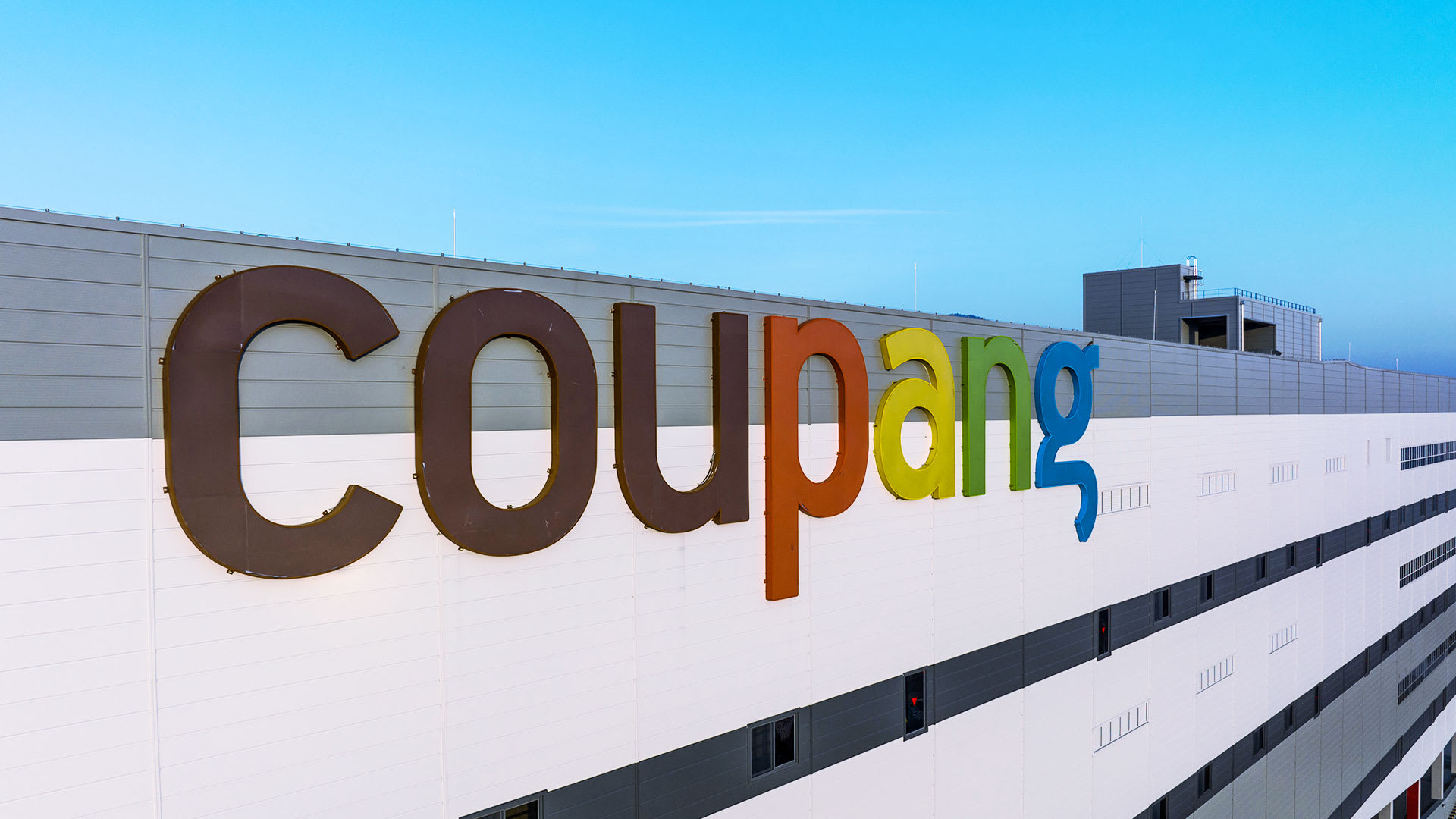 Coupang saves Farfetch from bankruptcy with $500M luxury goods deal