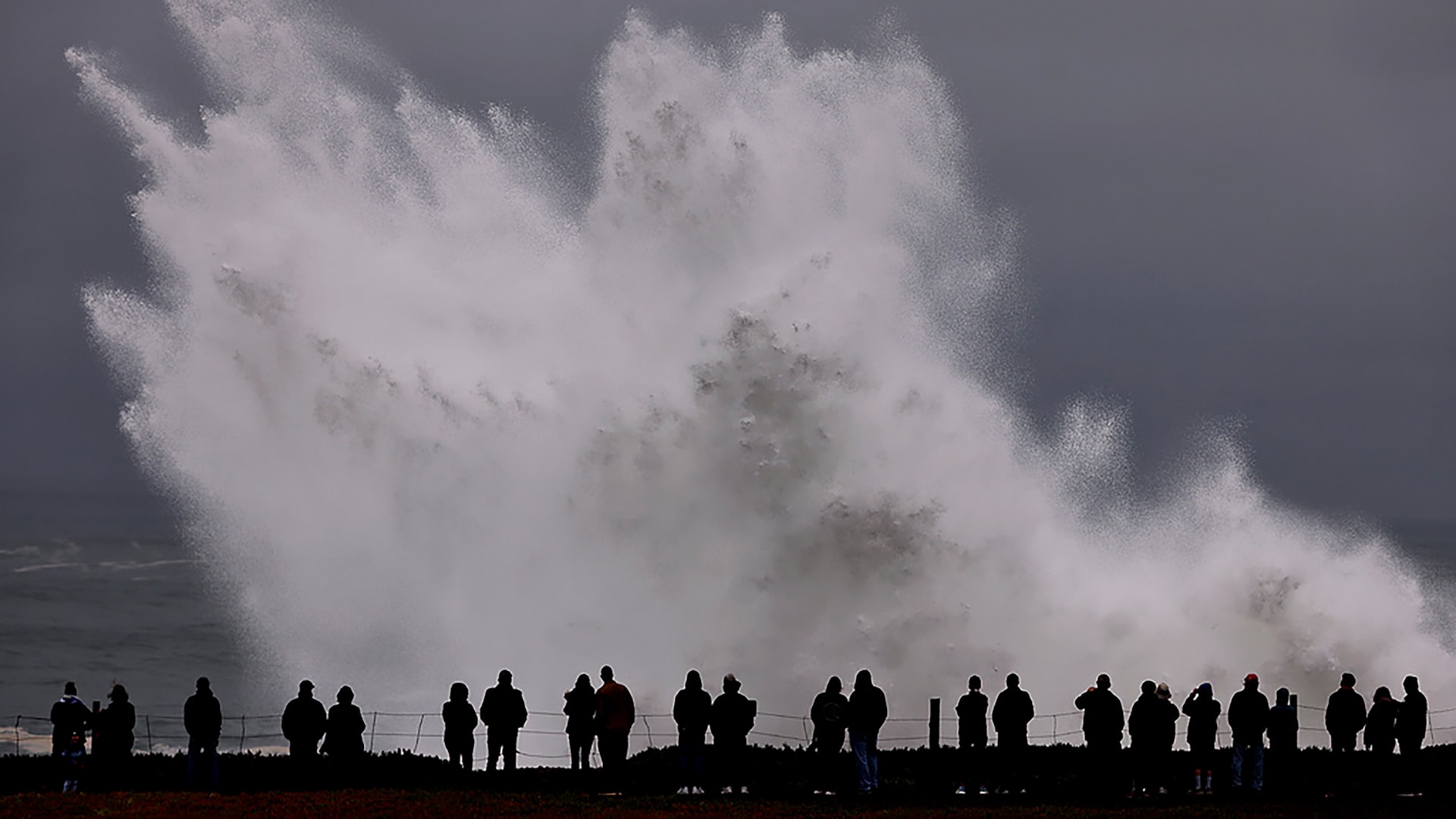 Massive waves hammer California and Hawaii
