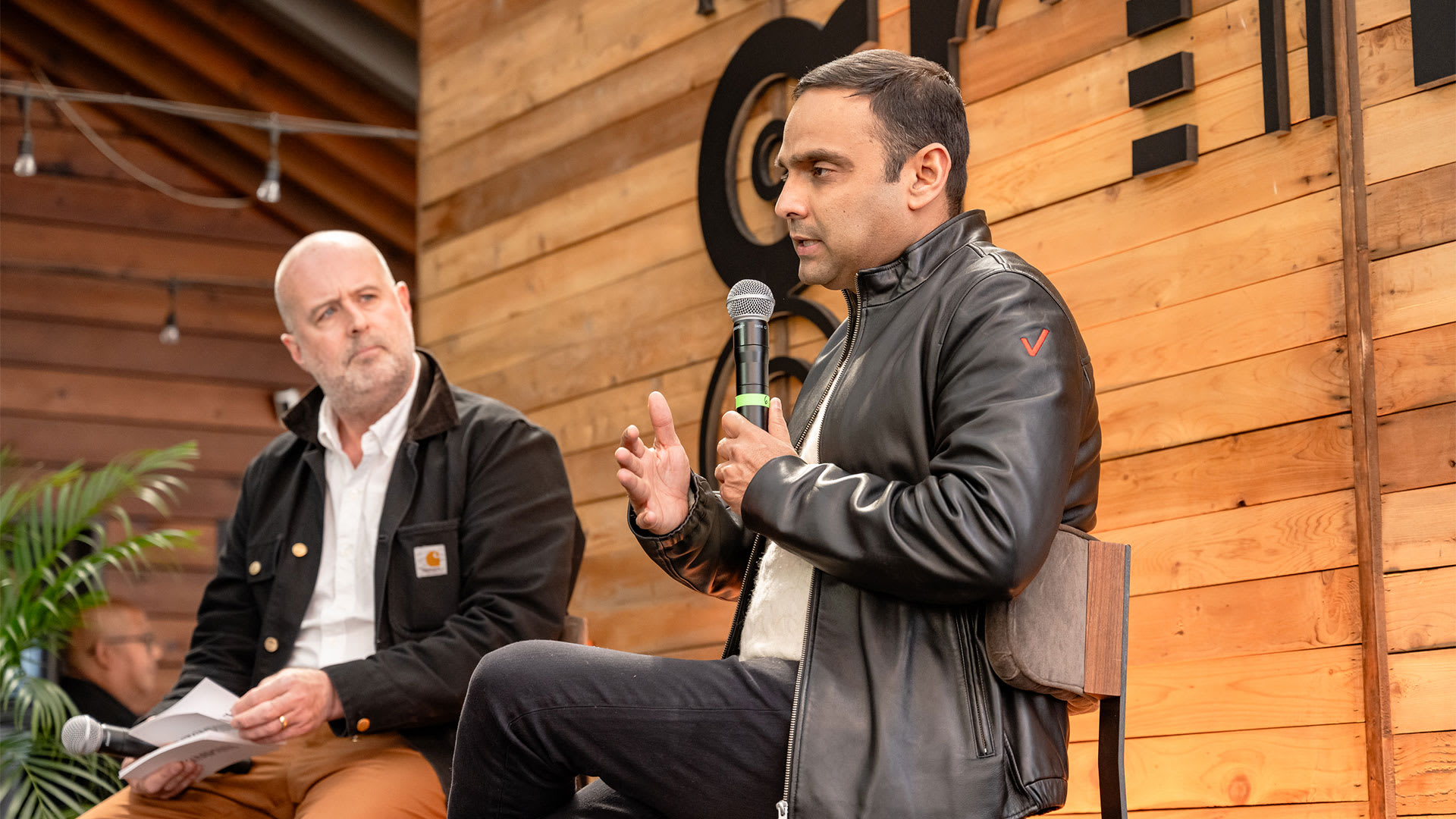 Verizon Consumer CEO says AI will drive the next 'tsunami of data'