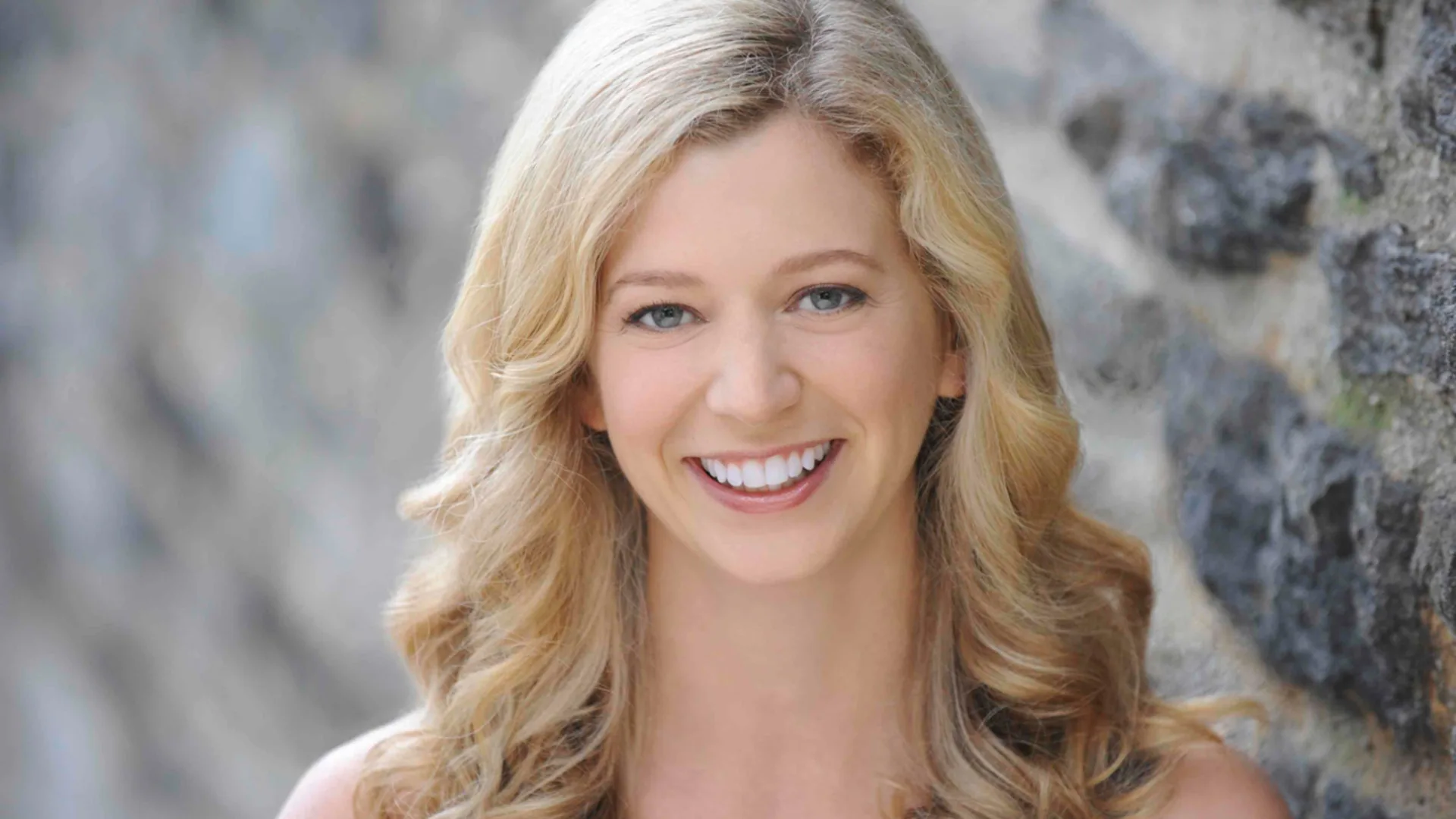 From Background To Backstory: How An Extra On "30 Rock" Became A ...