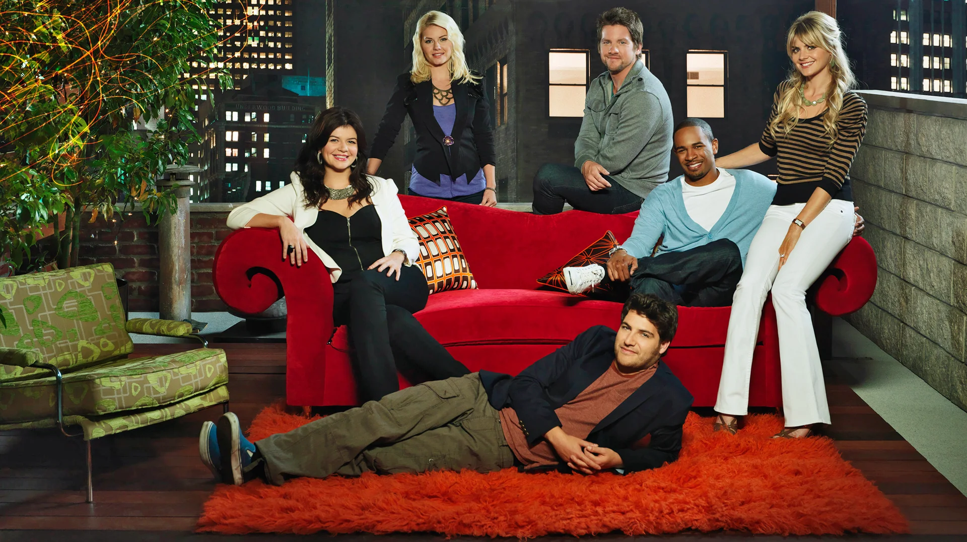 A Sitcom Pivot: How "Happy Endings" Ditched Its Breakup Premise And ...