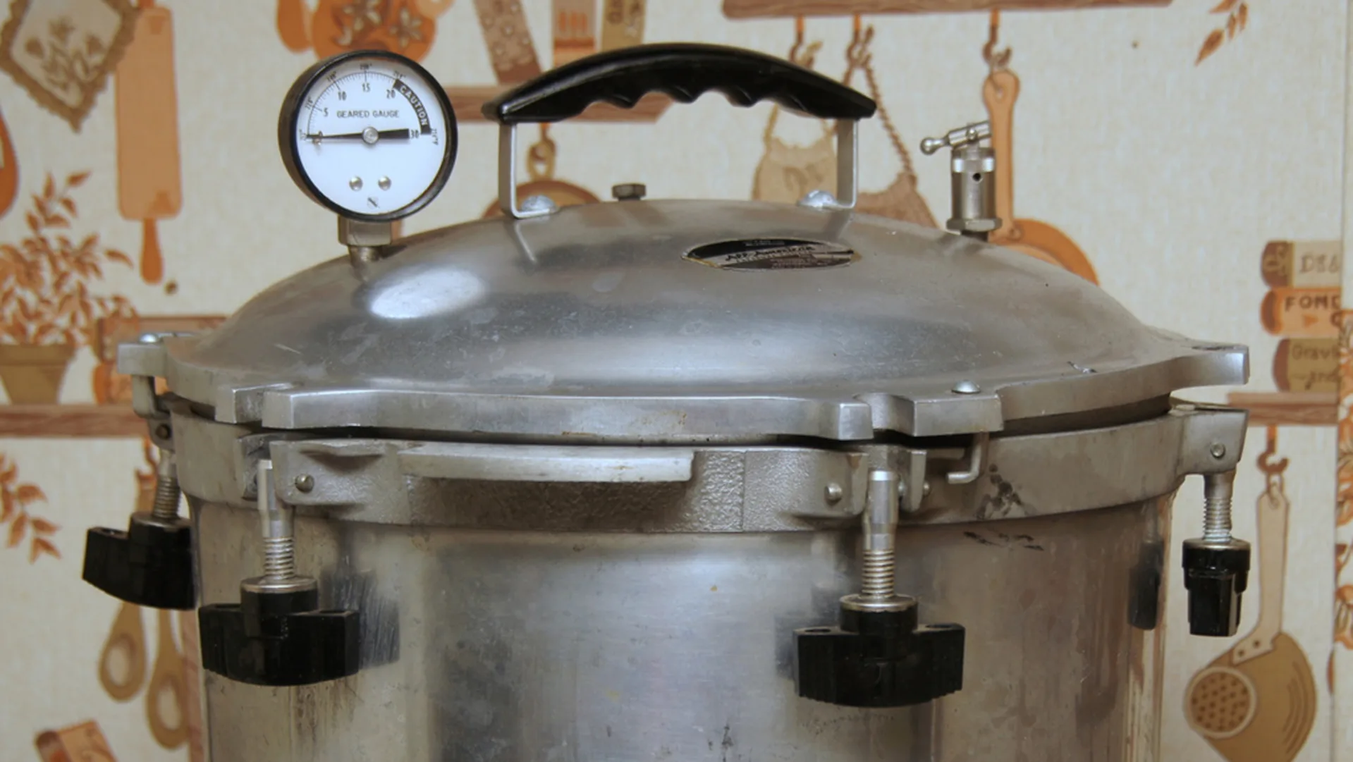 Homeland Security Warned In 2004, 2010 Of Pressure Cooker Bombs Like ...