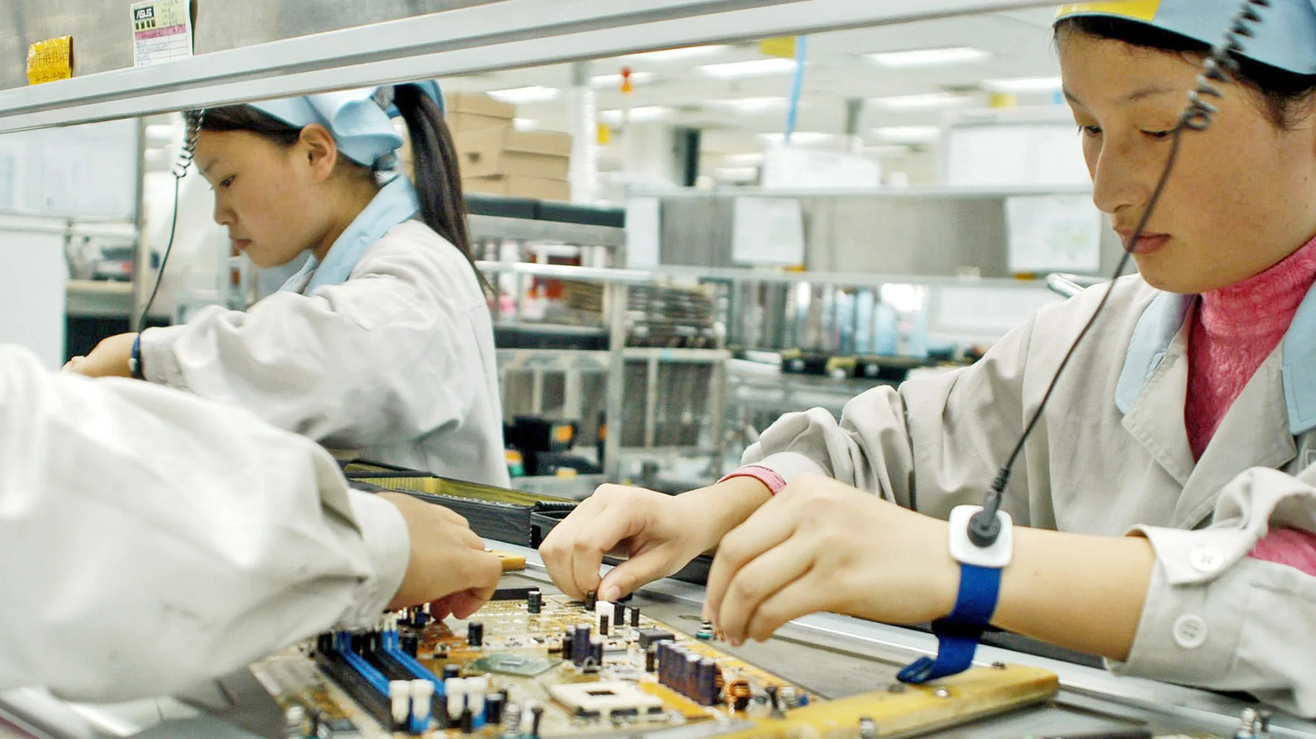 A Day In The Life Of An iPhone Factory Worker - Fast Company