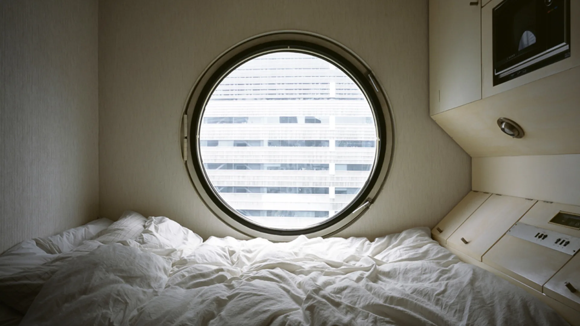 These Photos Of Tiny, Futuristic Japanese Apartments Show How Micro ...