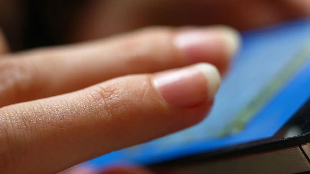 Typing On The IPhone Is Frustrating. The Solution? Swipe Gestures ...