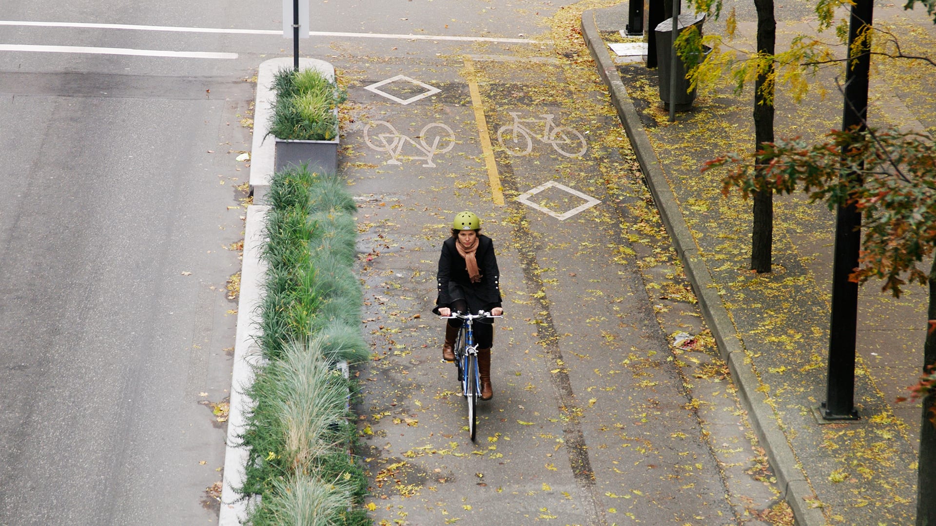 Bikers Suck Down Less Pollution When They Ride In Separated Bike Lanes ...