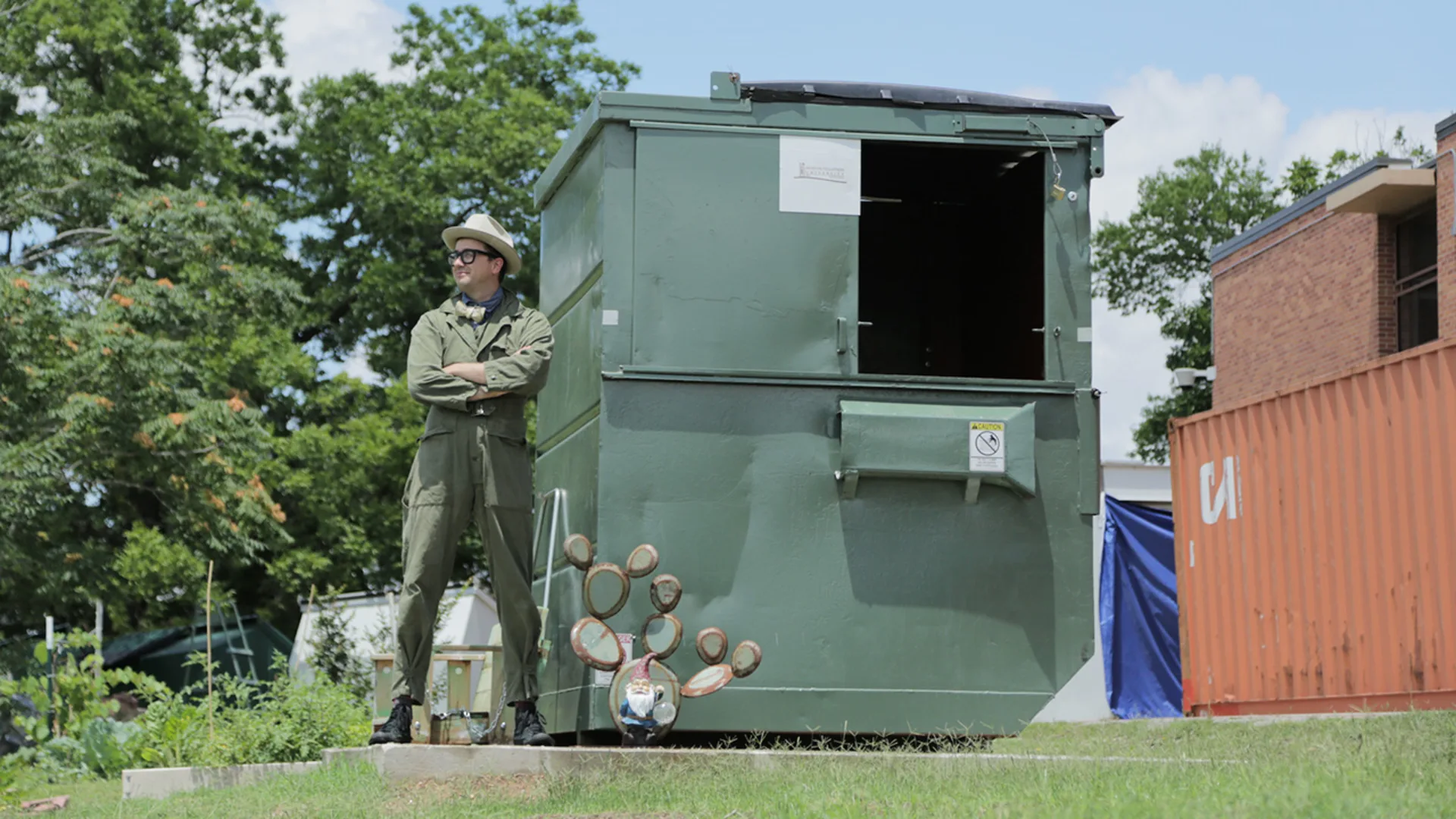 This Texas Professor Is Turning A Dumpster Into The World’s Ultimate ...