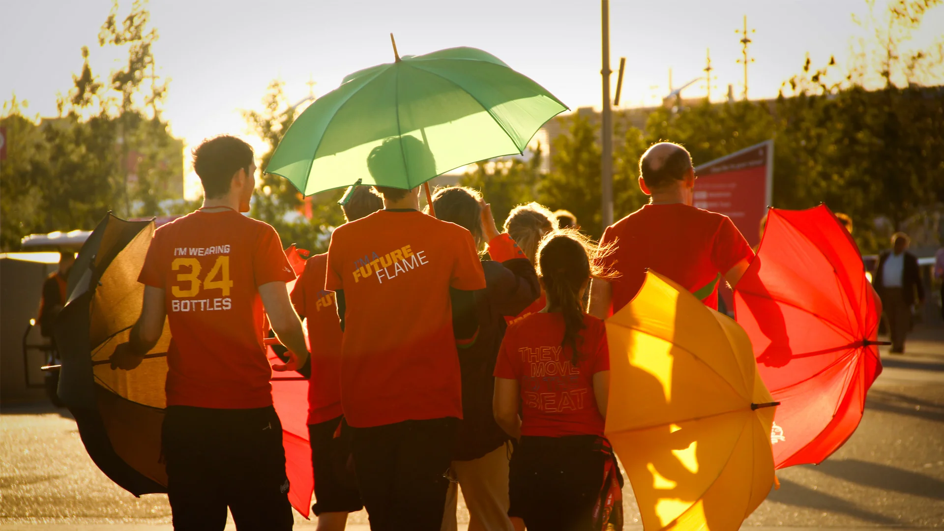 5 Ways Volunteering With Your Coworkers Will Make You Happier (And Help ...