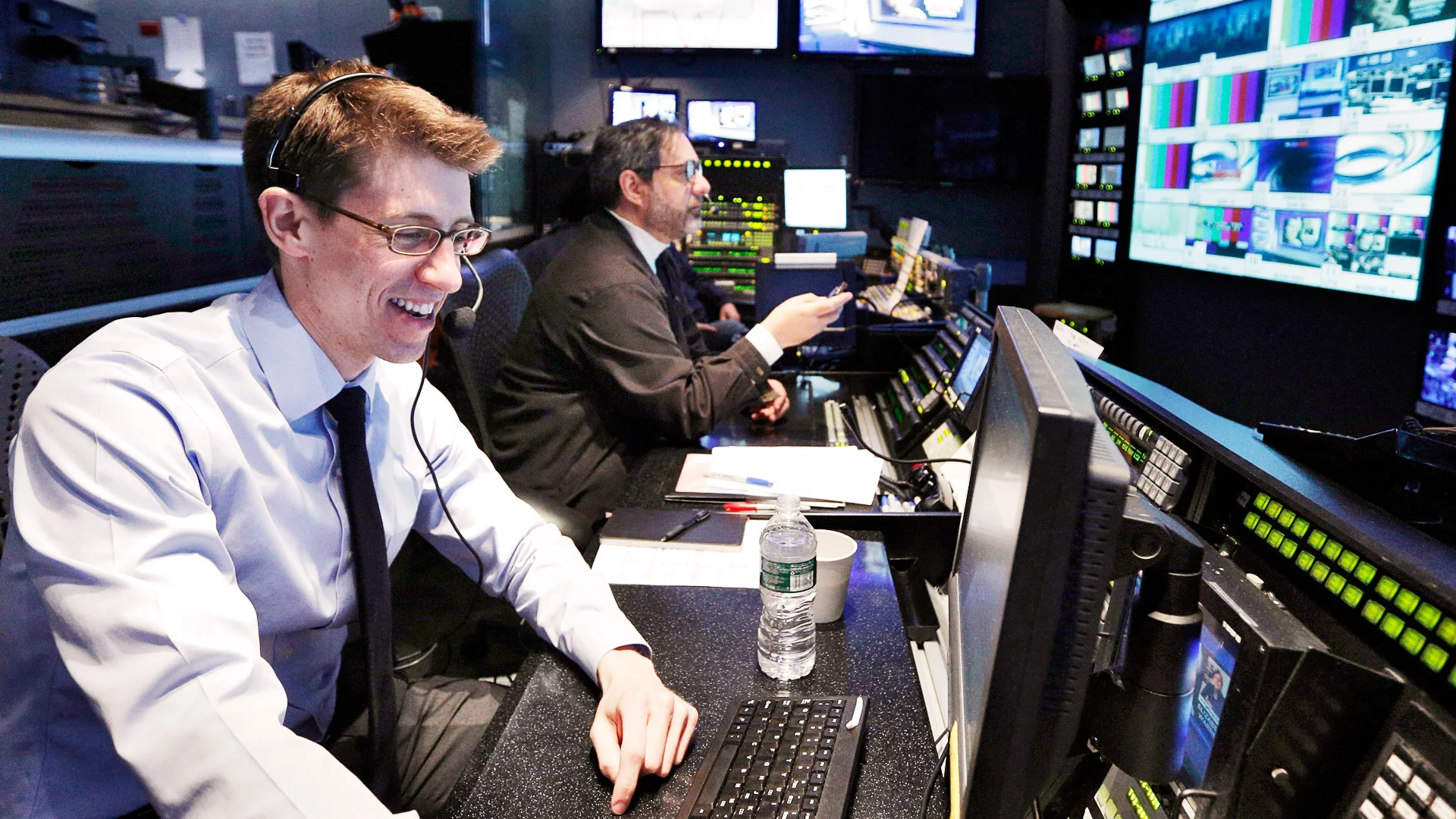 Inside The Newsroom: How To Go From ABC News Intern To Executive ...