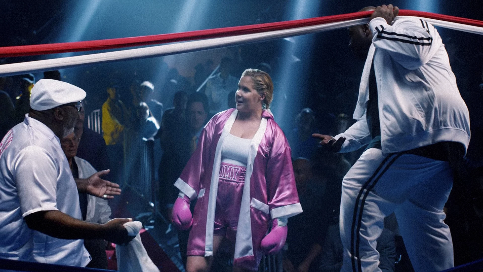 Amy Schumer Laces Up The Boxing Gloves In Old Navy's New Black Friday ...