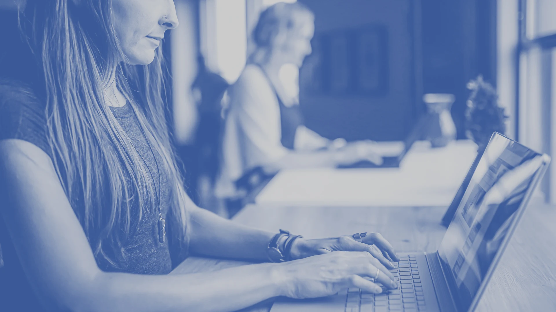 Who uses Facebook for career advice?