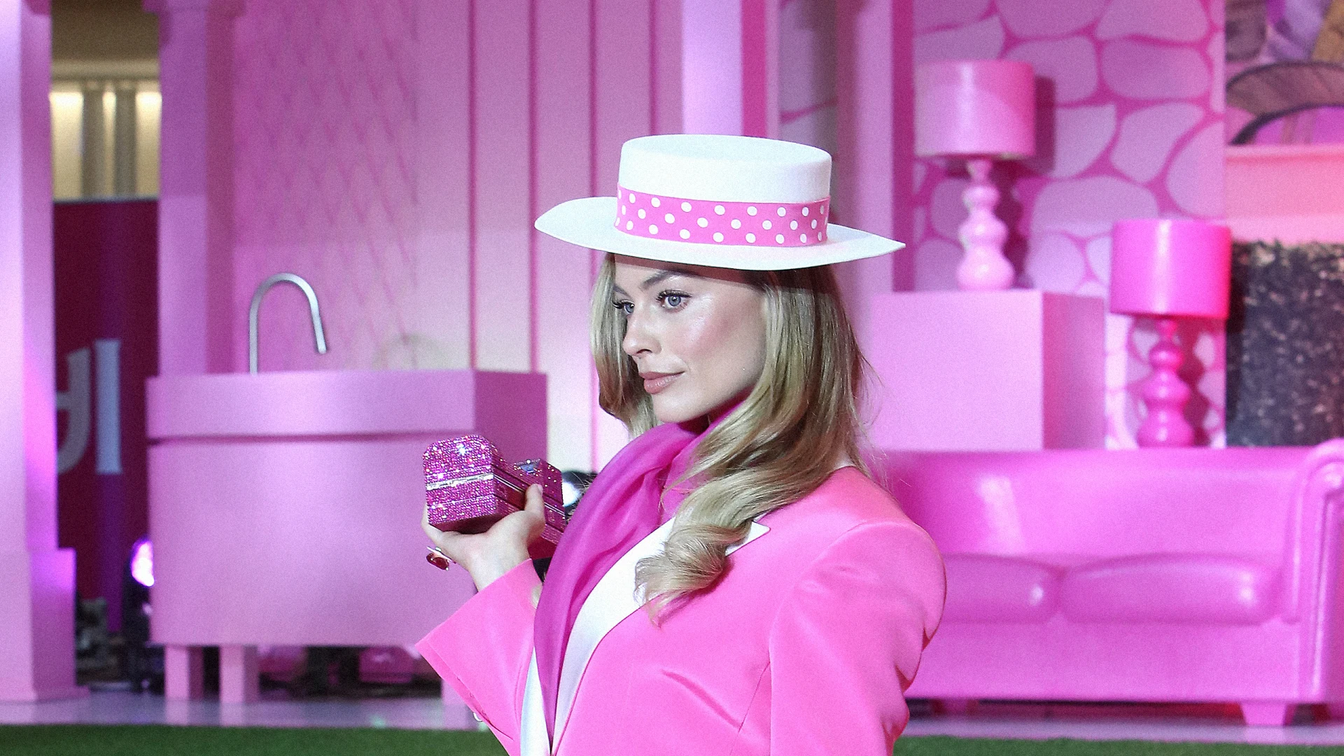 What is 'method dressing' and why is everyone doing it? - Fast Company