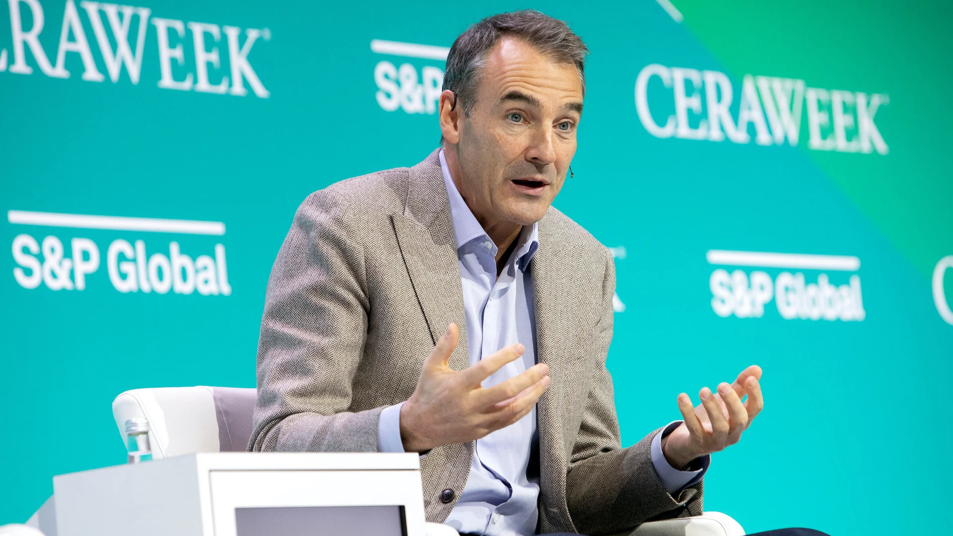 BP's office relationships policy is changing post-CEO dismissal - Fast ...