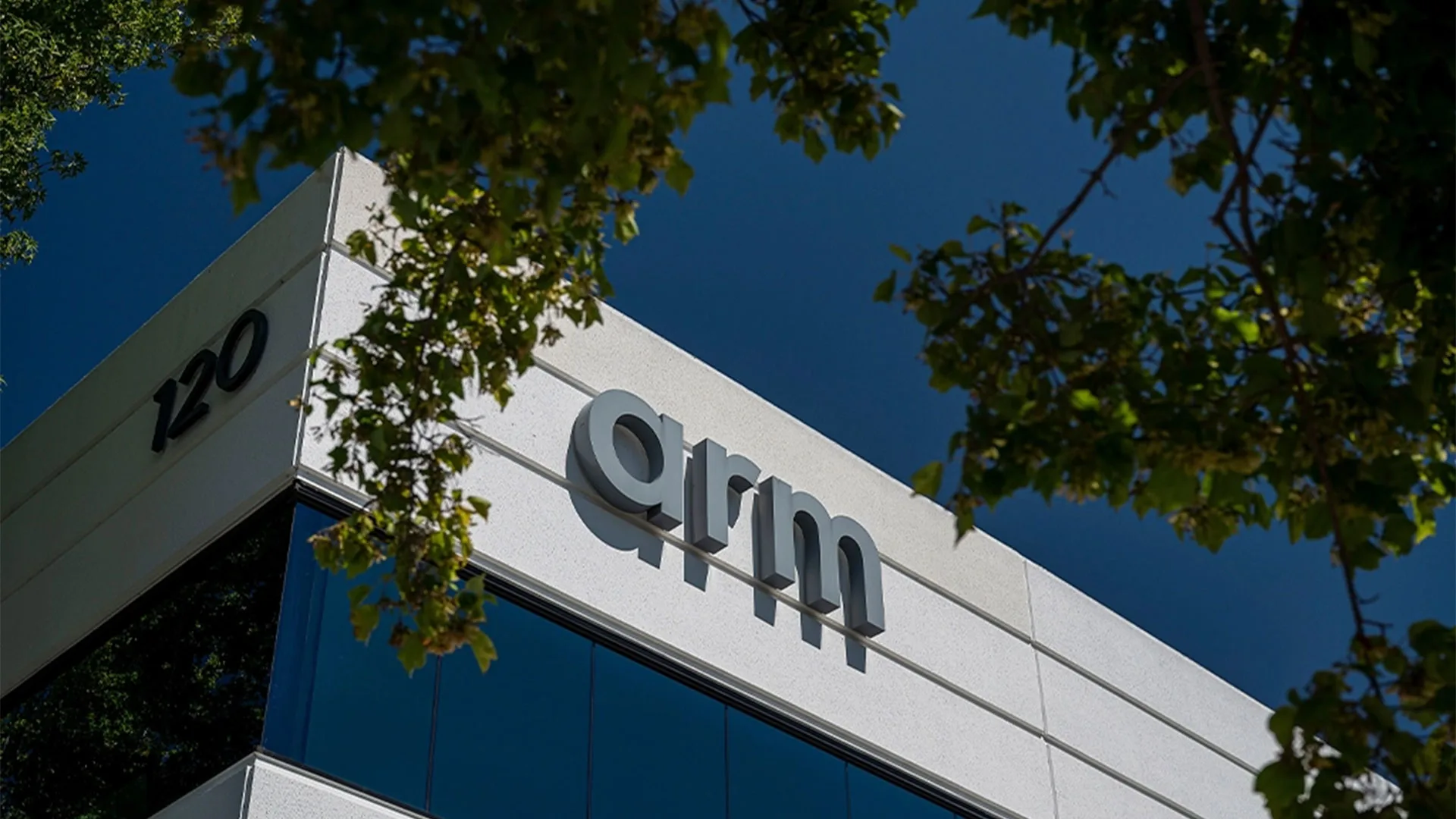 ARM stock down despite Arm Holdings earnings rise, AI chip boom - Fast ...