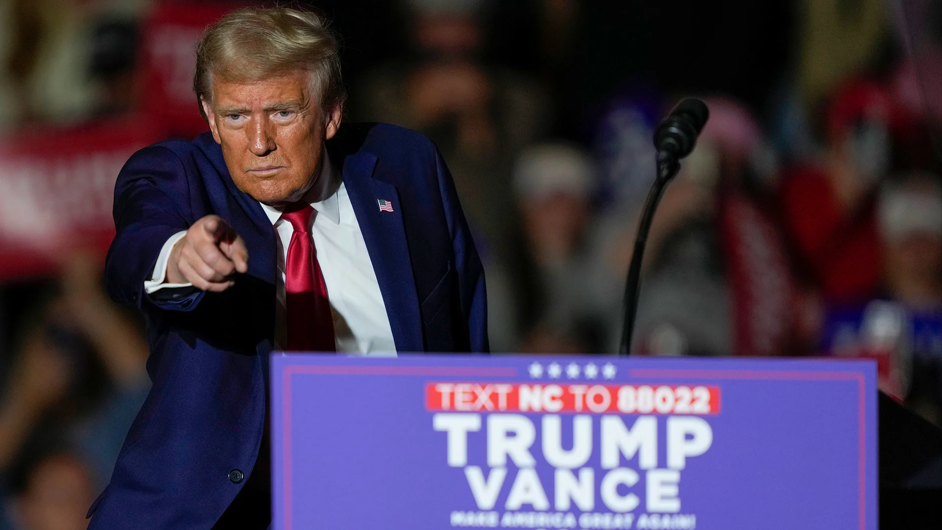 Trump spreads FEMA misinformation while visiting North Carolina - Fast ...