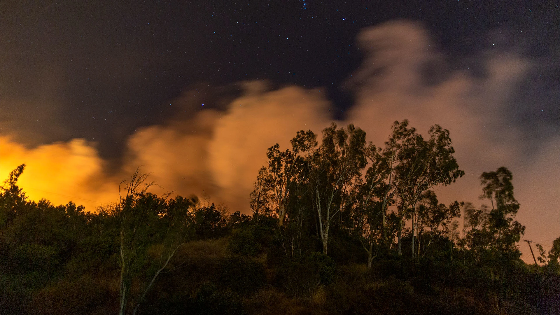 ‘Diablo wind’ to descend on California, elevating wildfire risk - Fast ...