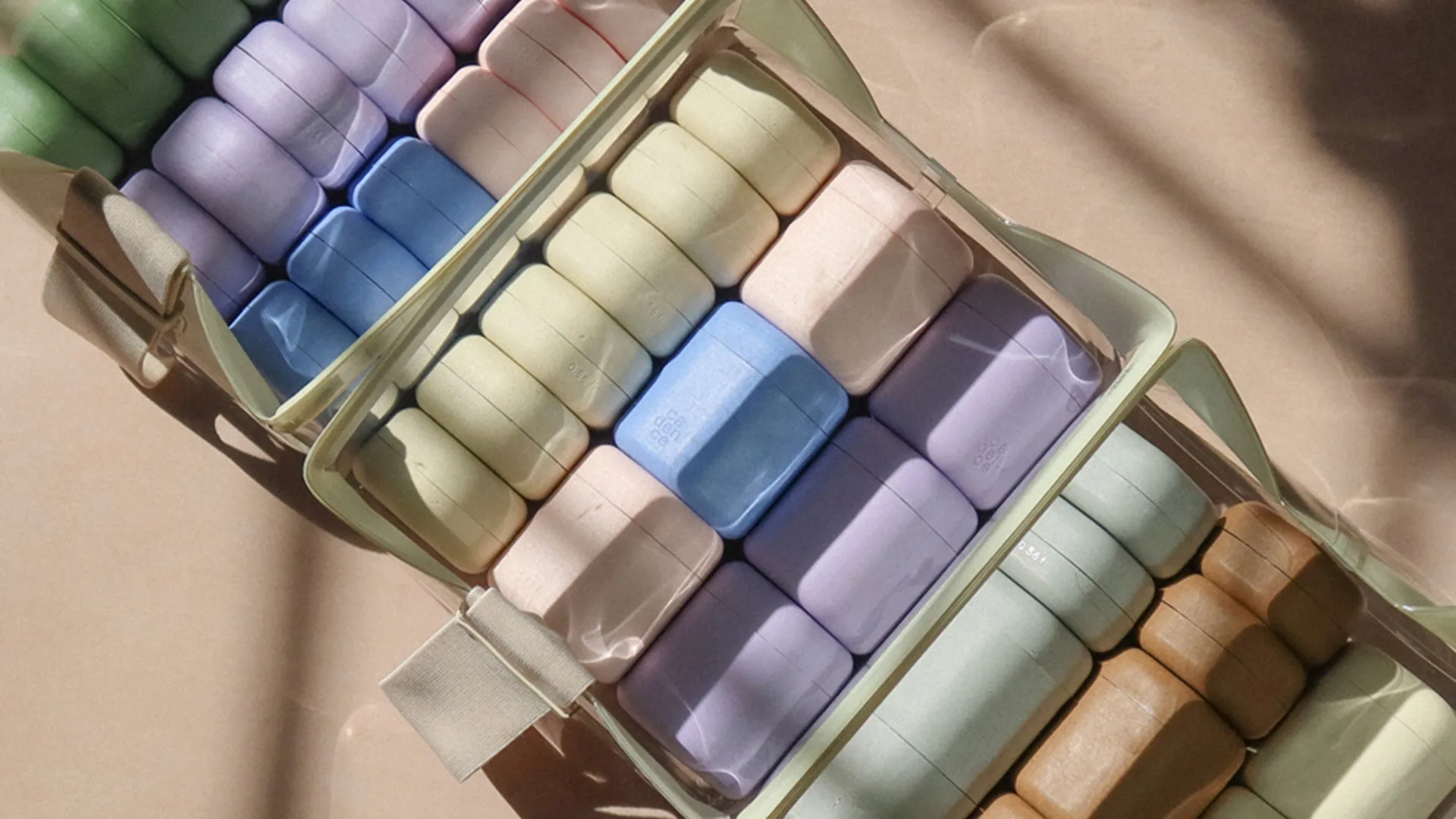 Cadence's new Parcel bag is smart take on the travel bag - Fast Company