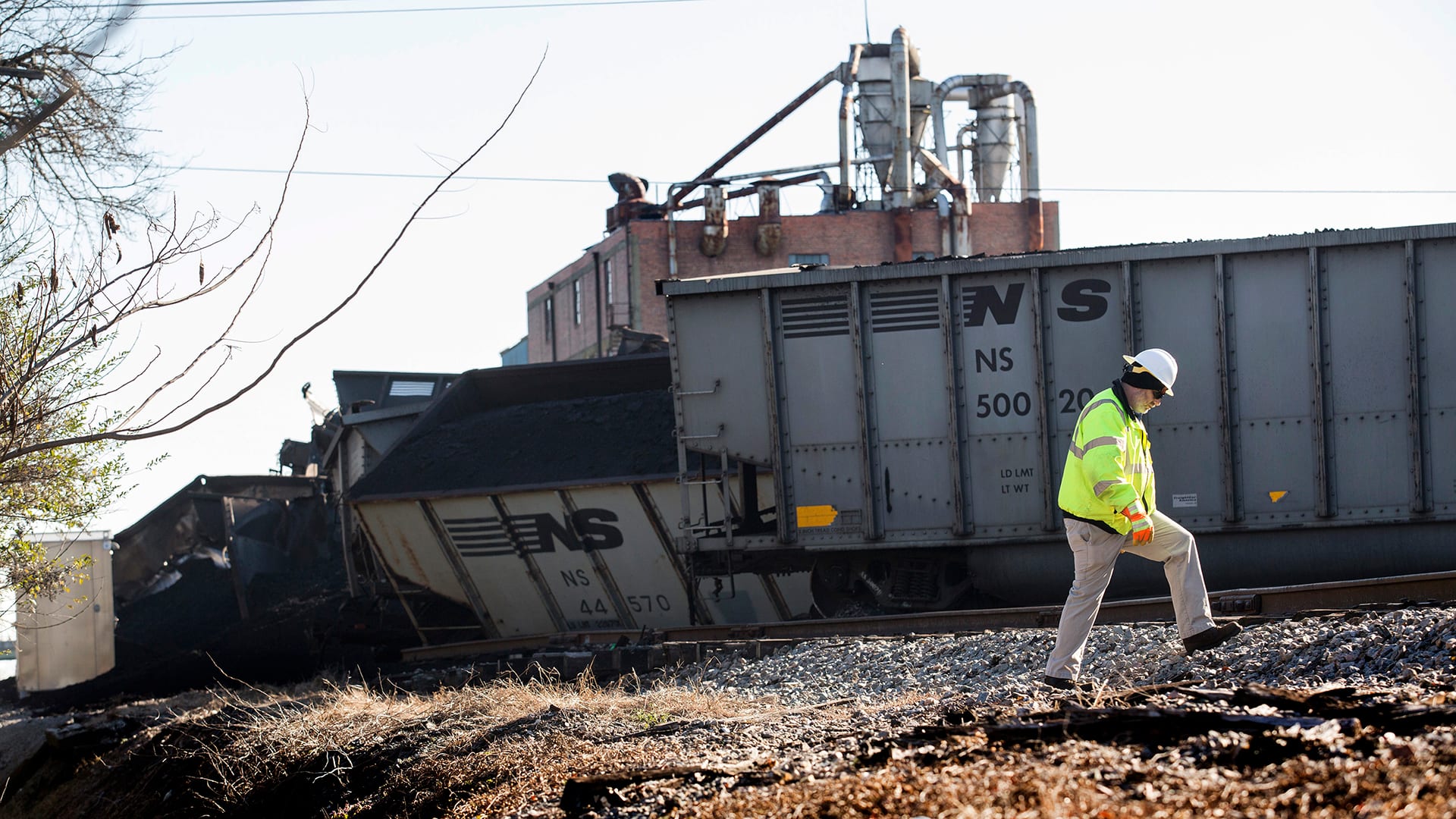 Norfolk Southern’s rushed inspection times are raising alarms - Fast ...