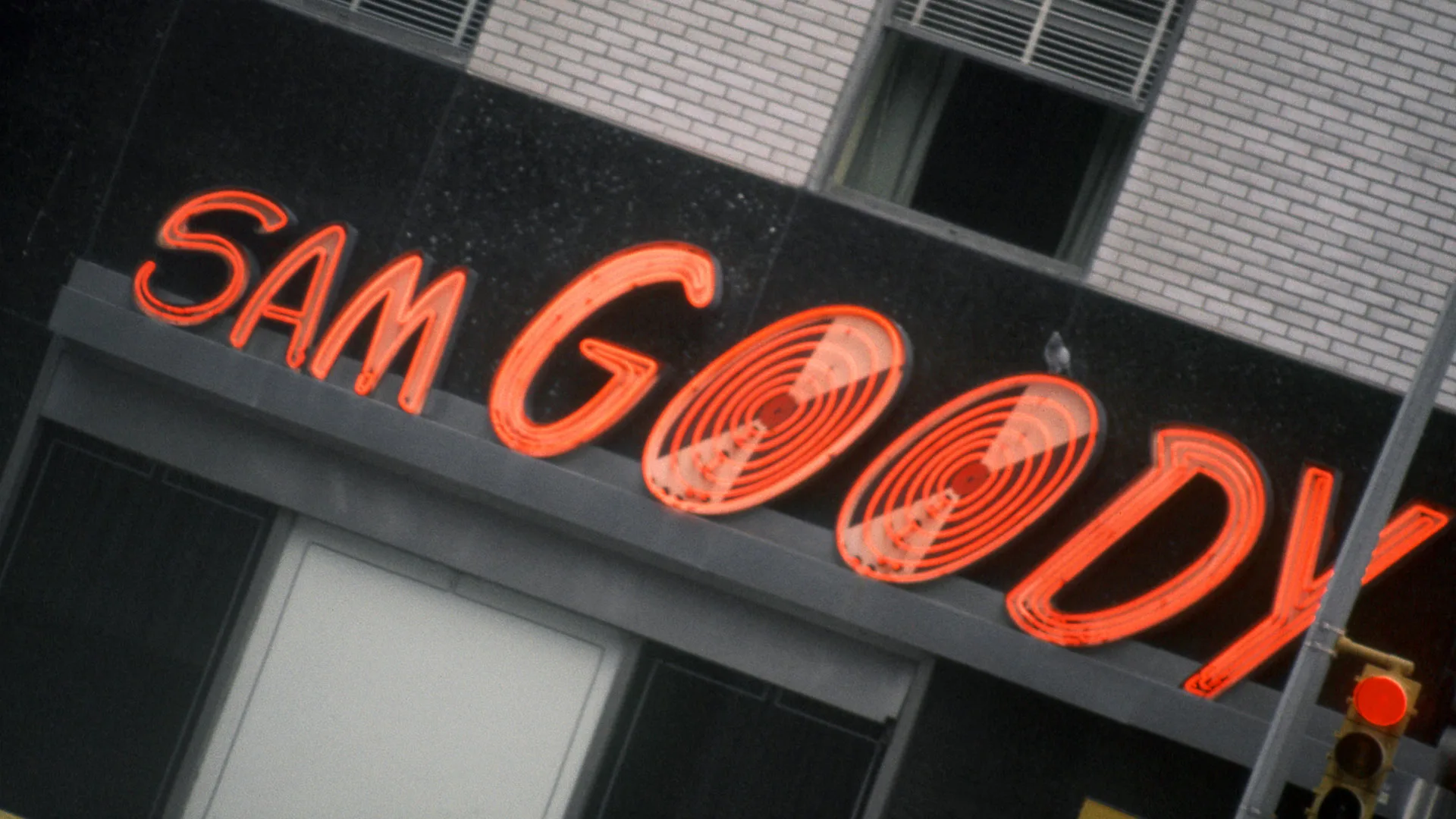 Sam Goody closing last 2 stores? Oregon employee denies report - Fast ...