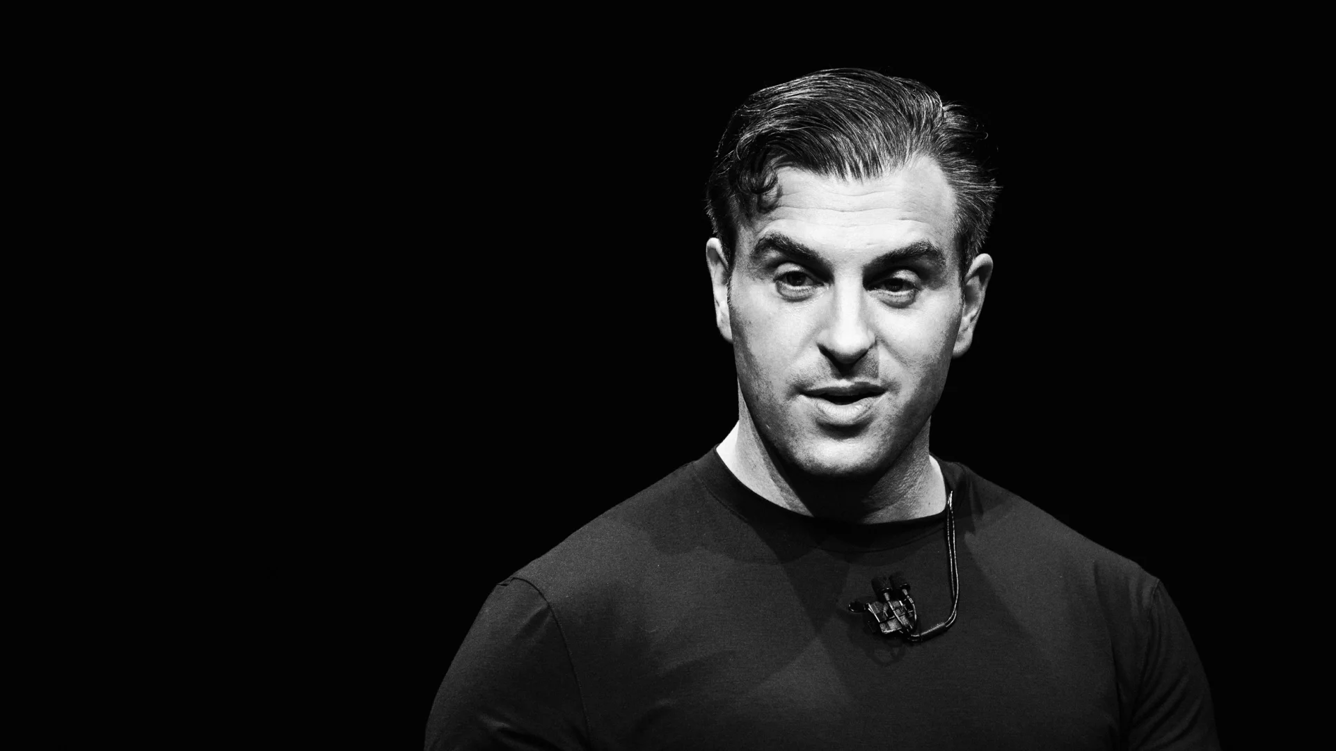 Airbnb CEO Brian Chesky explains how he helped Sam Altman during OpenAI ...