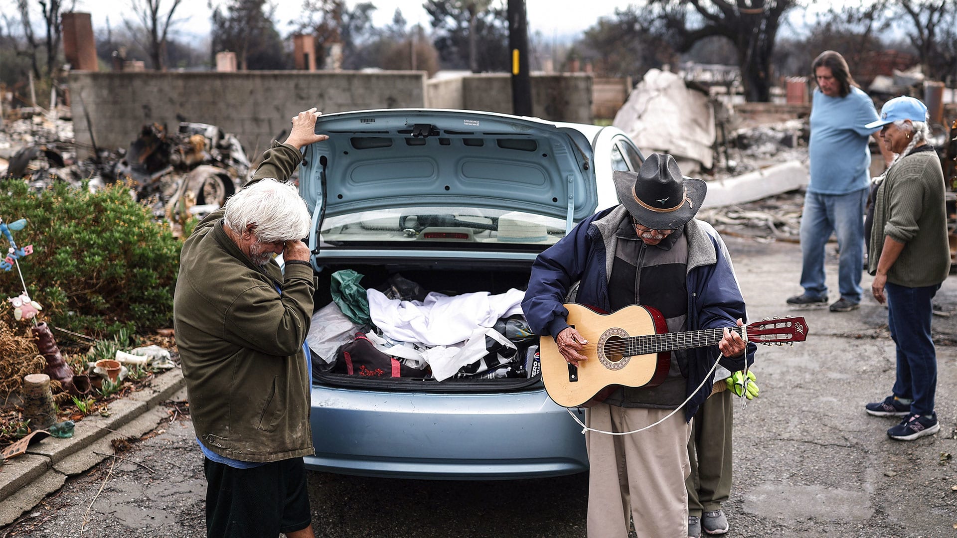 Why communities come together during a crisis, according to science ...