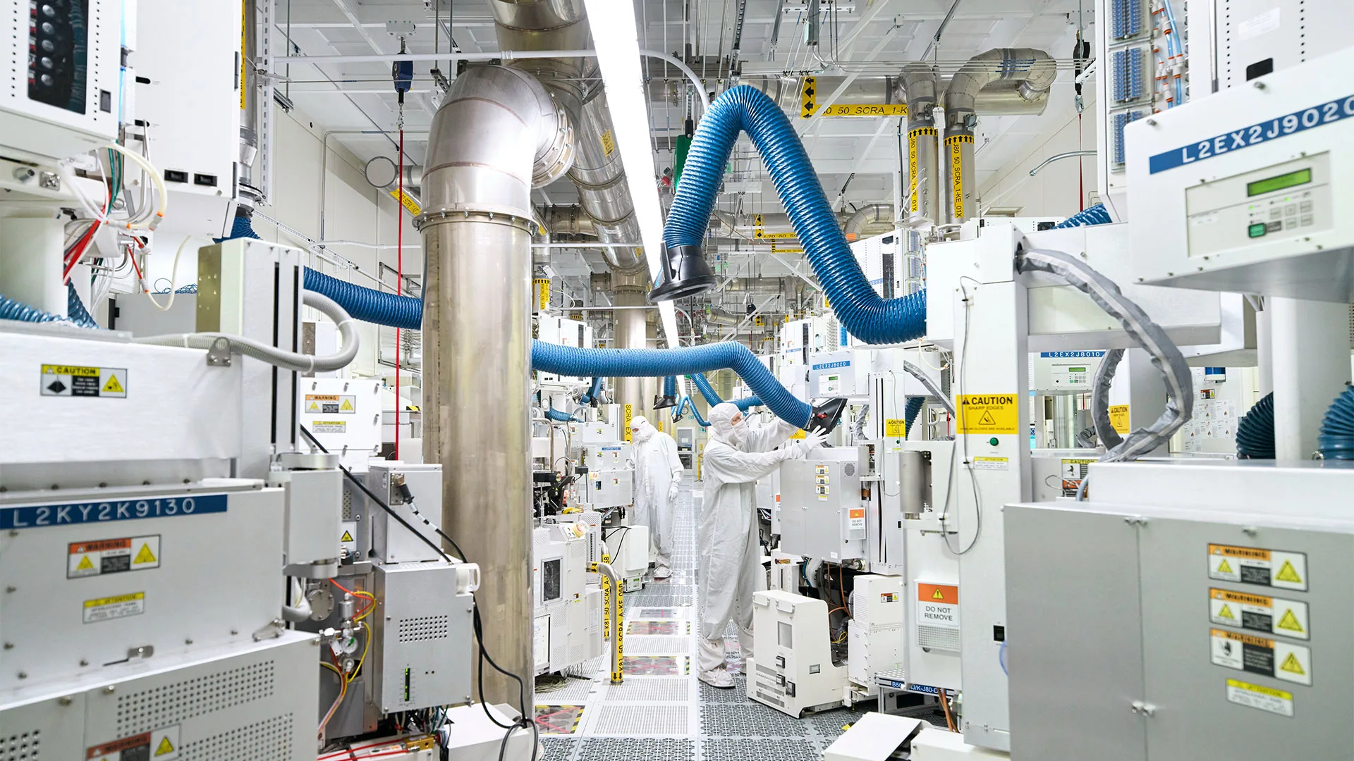 Apple invests $500 billion in USA manufacturing, AI, engineering - Fast ...