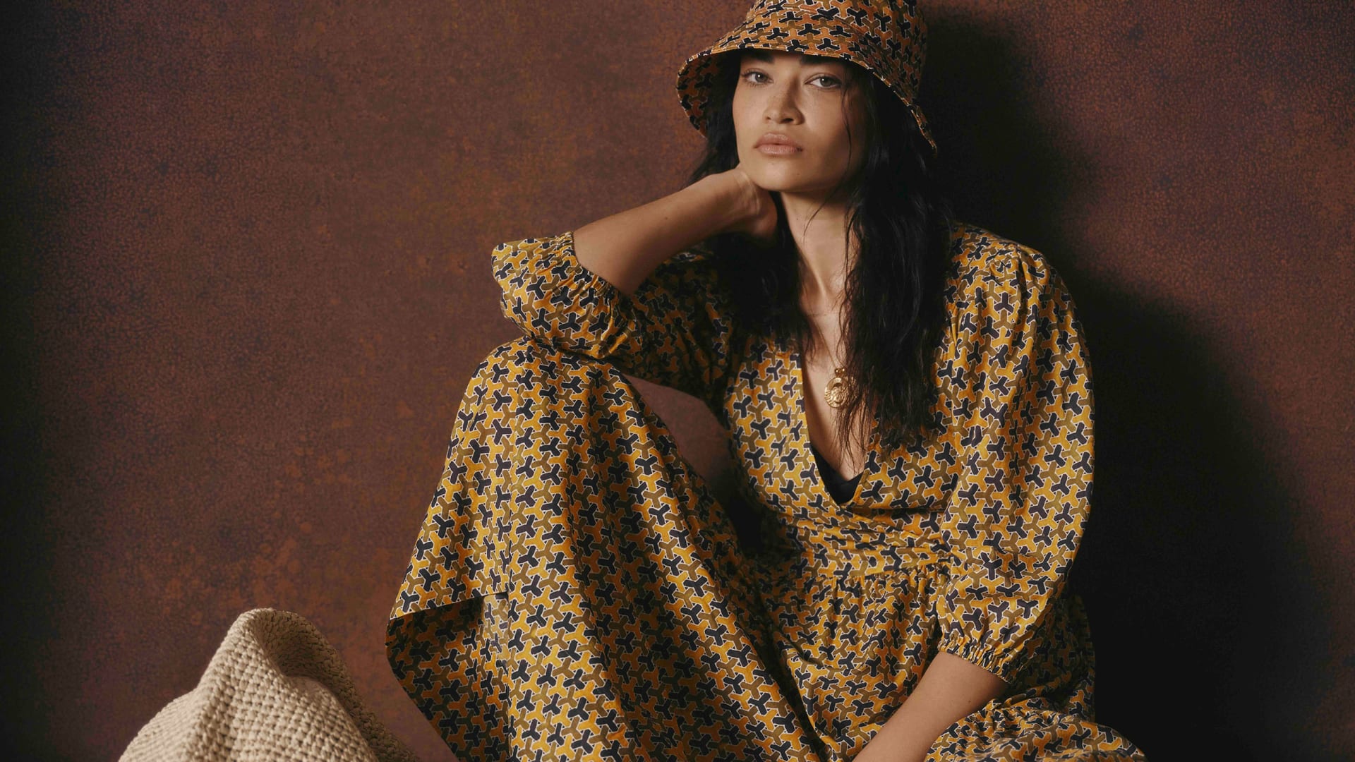 Banana Republic launched a White Lotus collection - Fast Company