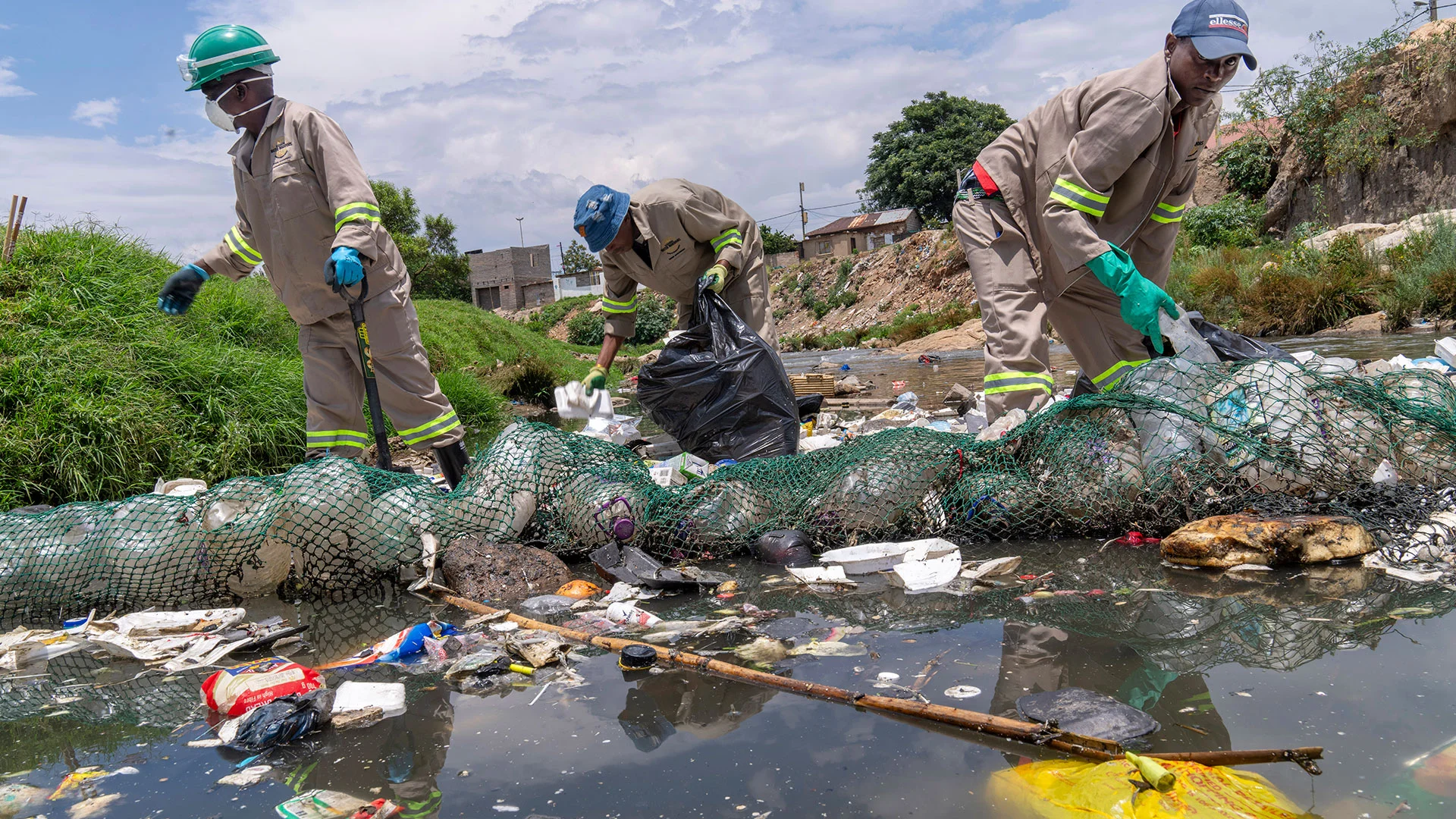 Why Microplastic pollution in soils and crops is ‘raising alarm’ - Fast ...