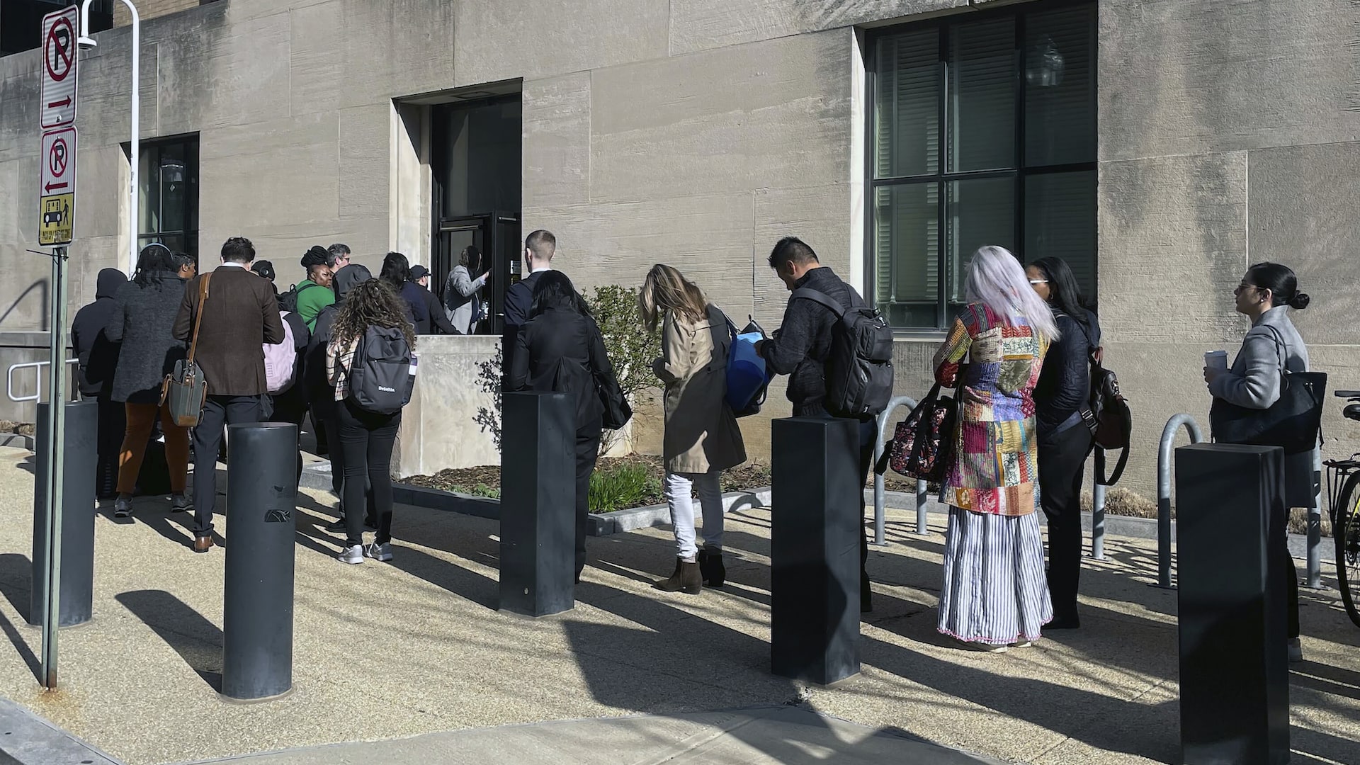 HHS layoffs: What will happen to health research, disease tracking ...