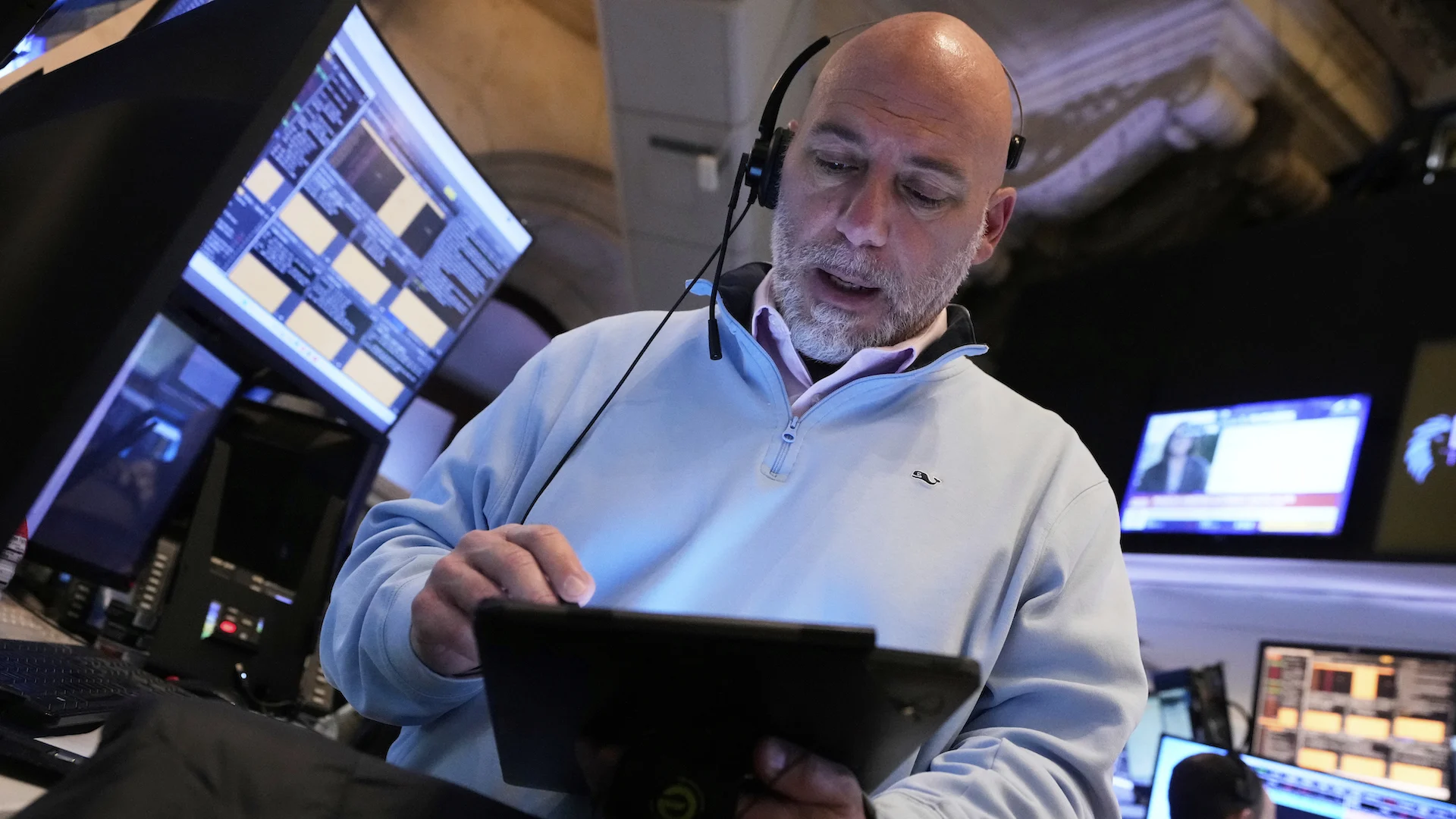 S&P 500 tanks 6% and Dow drops 2,200 points after China matches Trump's ...