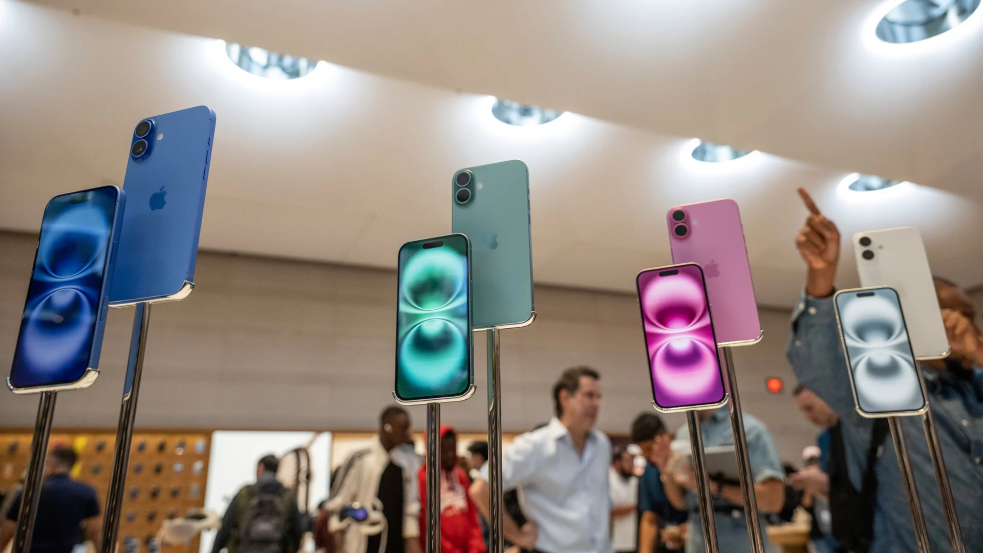 How much will an iPhone cost after Trump’s tariffs? - Fast Company