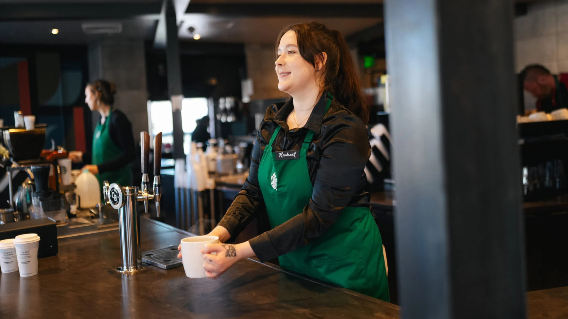 New Starbucks dress code centers its “iconic green apron” - Fast Company