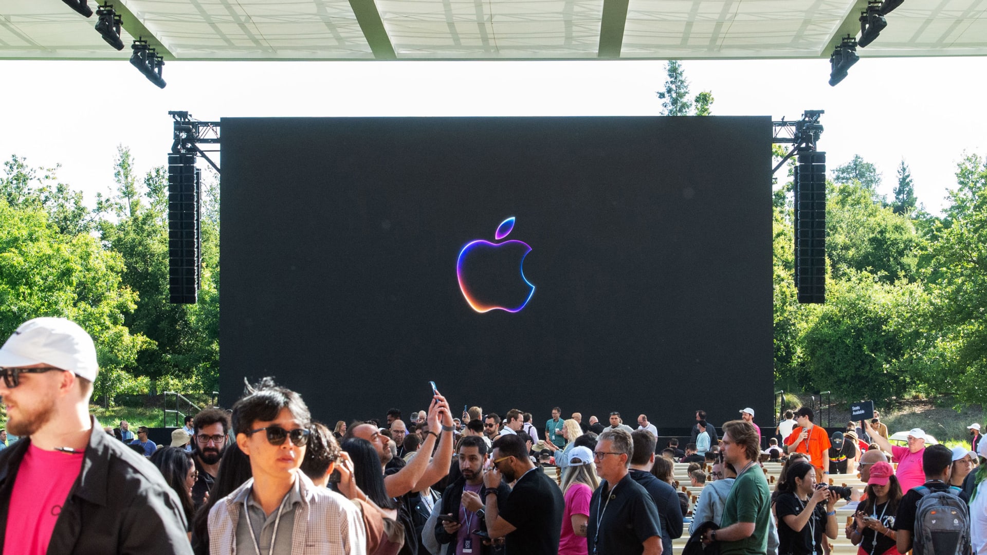 Shimmers, floating toolbars, and radical transparency: Here's what iOS ...