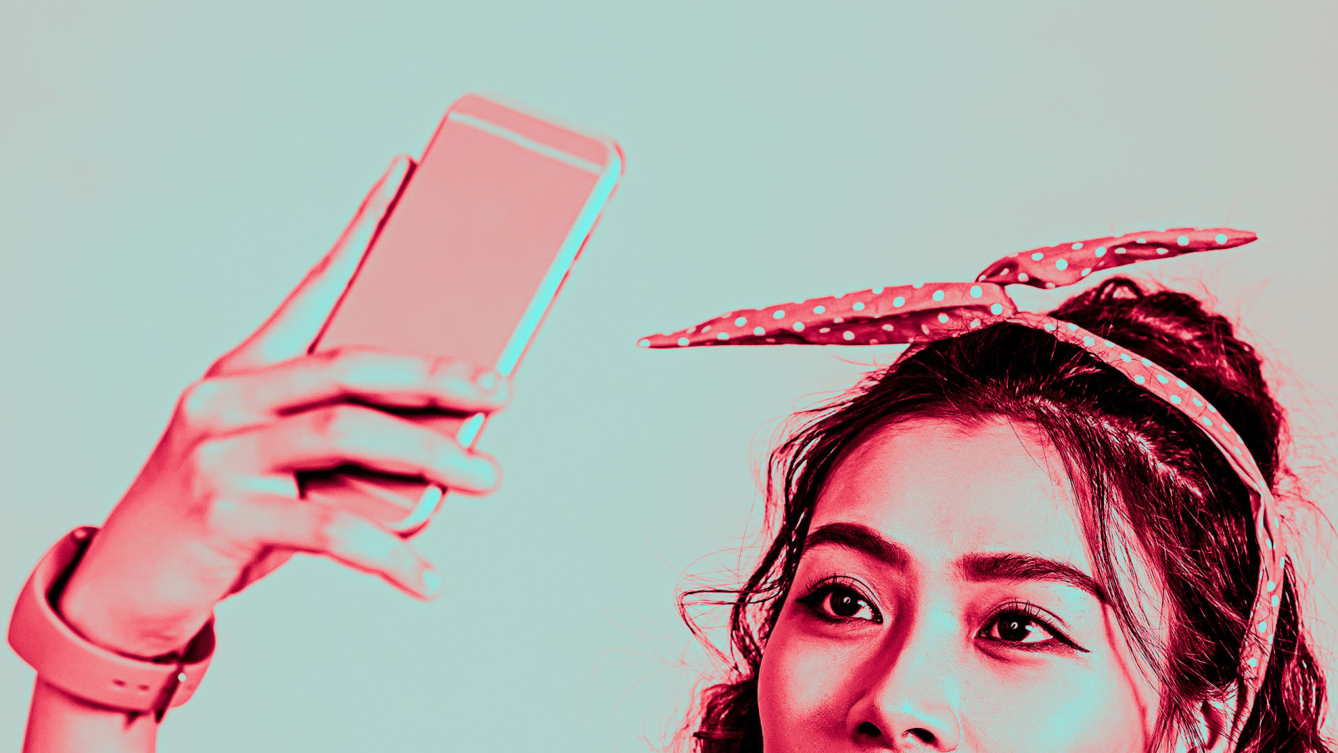 'Holy airball' TikTok trend is popular with bragging nepo babies - Fast ...