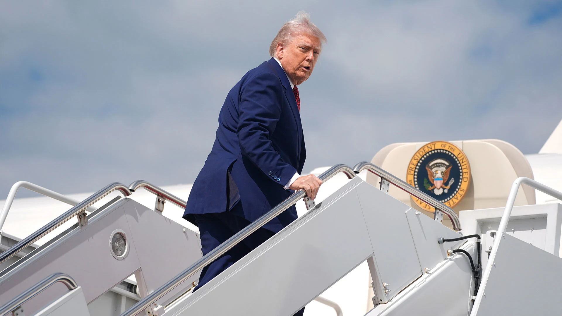 What would take to modify a Qatari jet into Trump's Air Force One ...