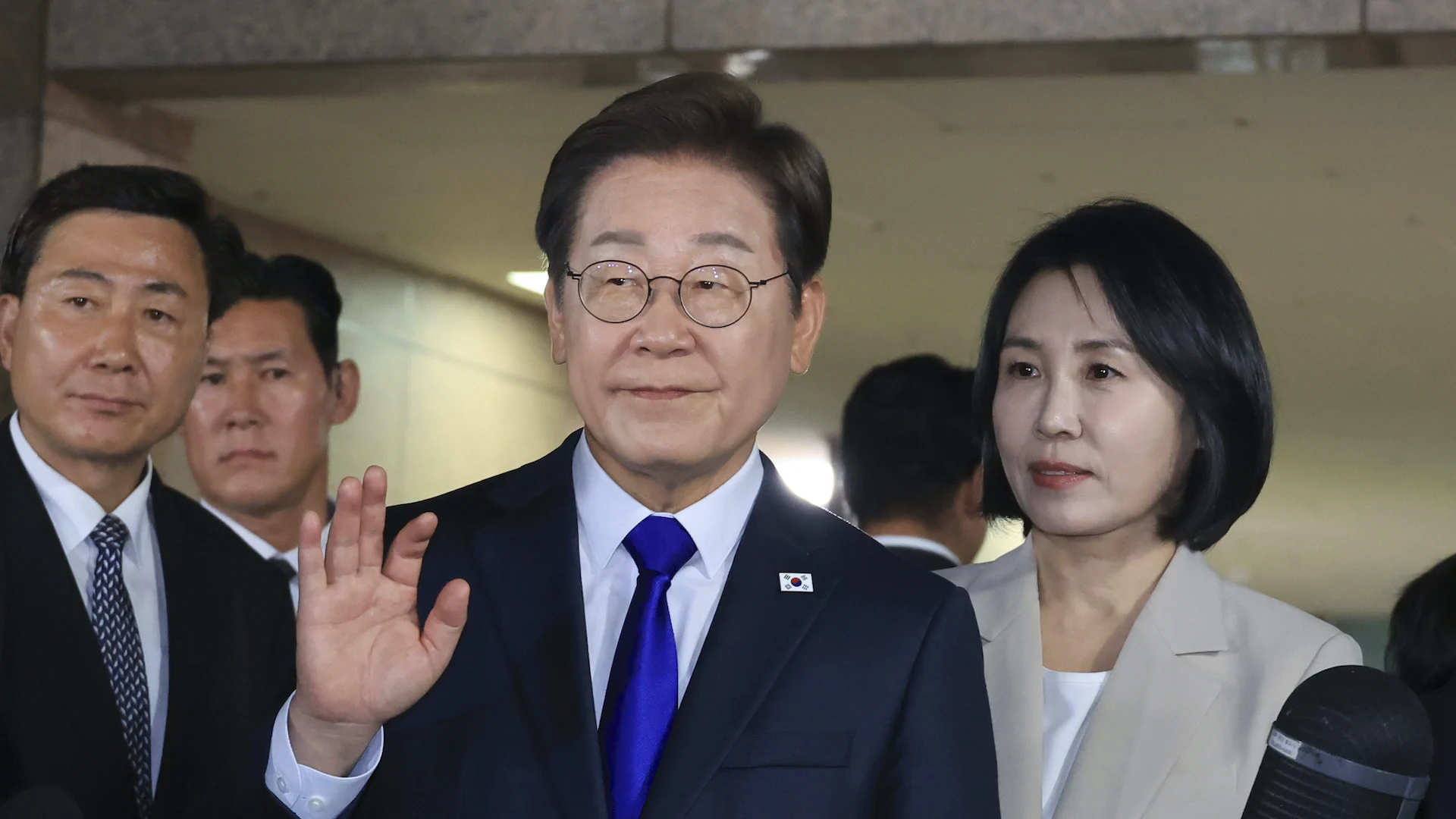 South Korea presidential election: Conservative candidate Kim Moon Soo ...