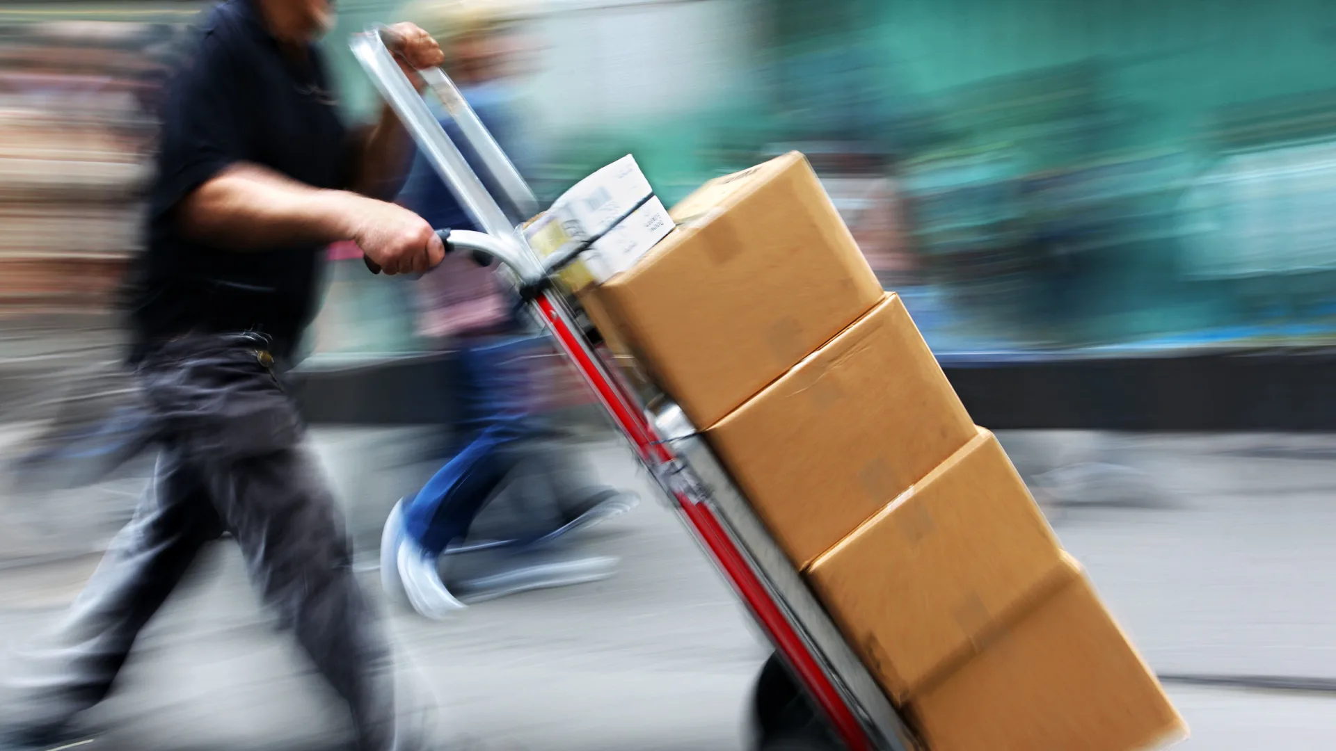 Many frontline workers feel disconnected: Workvivo by Zoom study - Fast ...