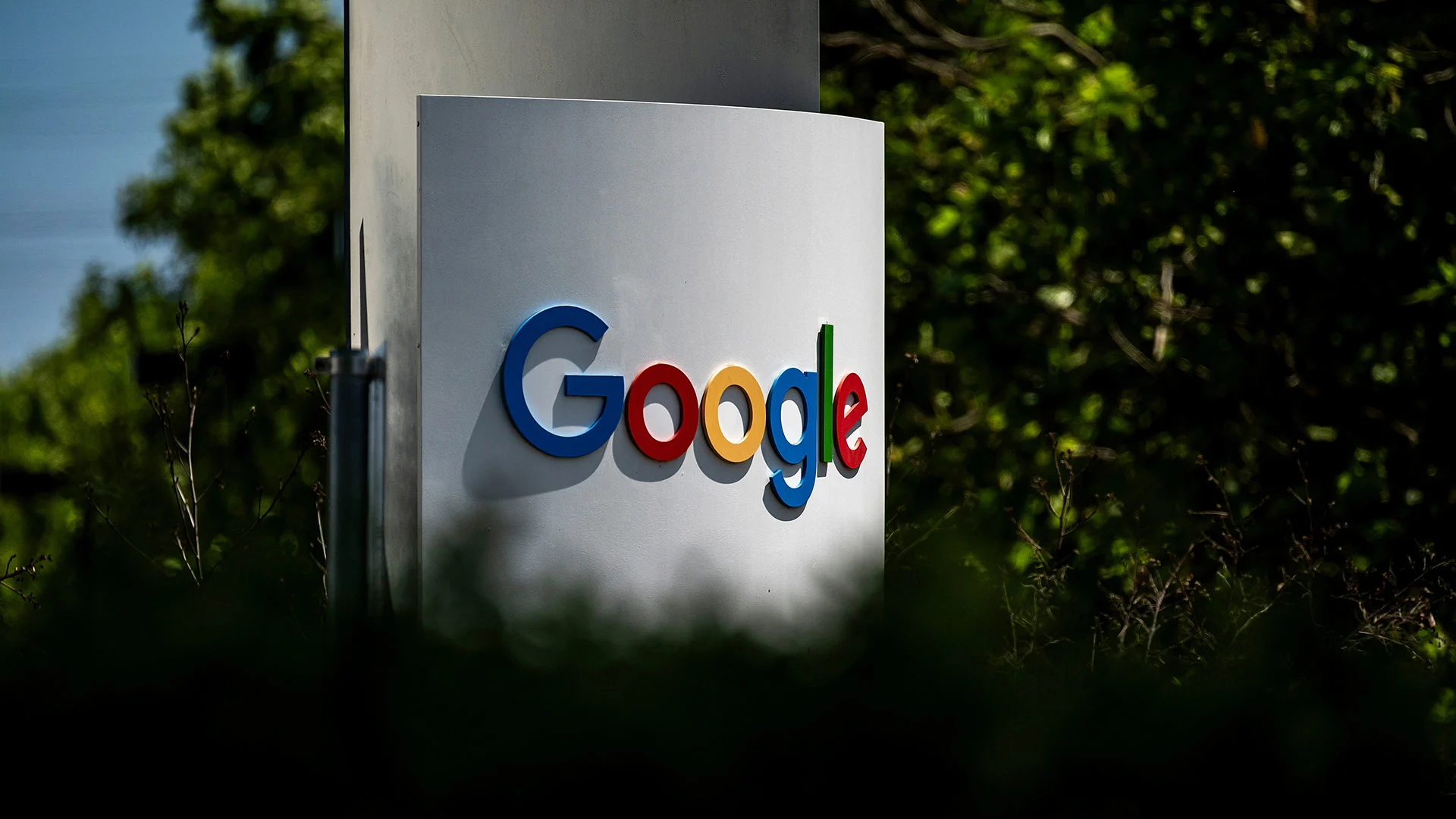 Google buyouts: voluntary exit program extended to search, AI shift ...