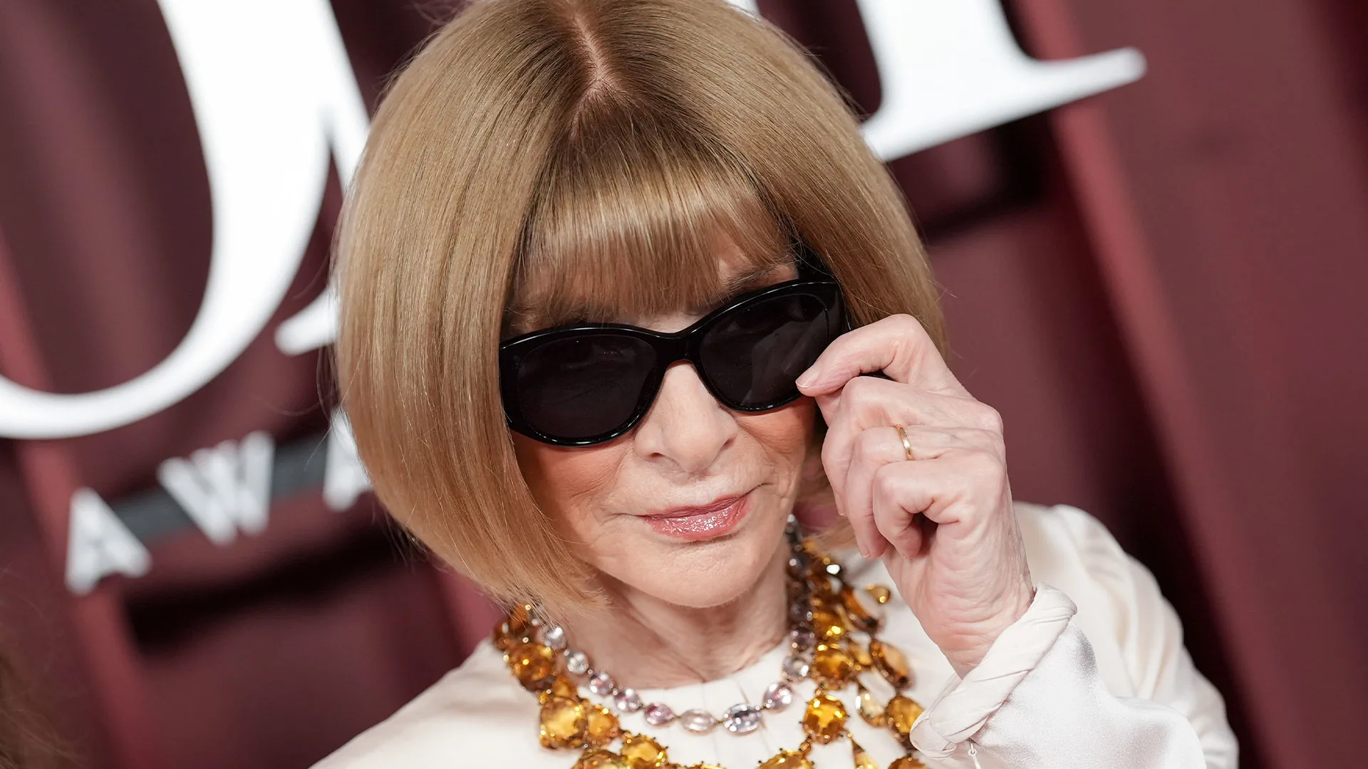 Anna Wintour steps down as Vogue editor after 37 years: End of era ...
