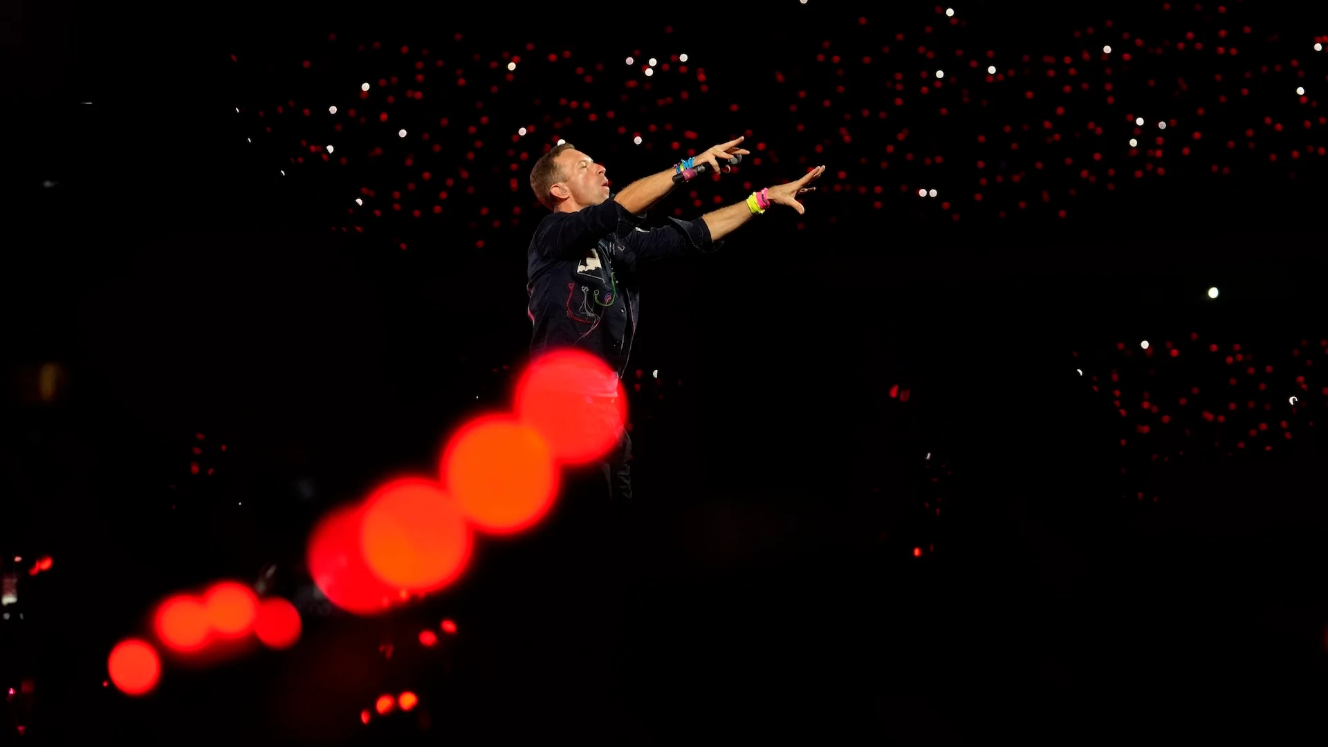 Astronomer CEO steps down after Coldplay concert incident - Fast Company
